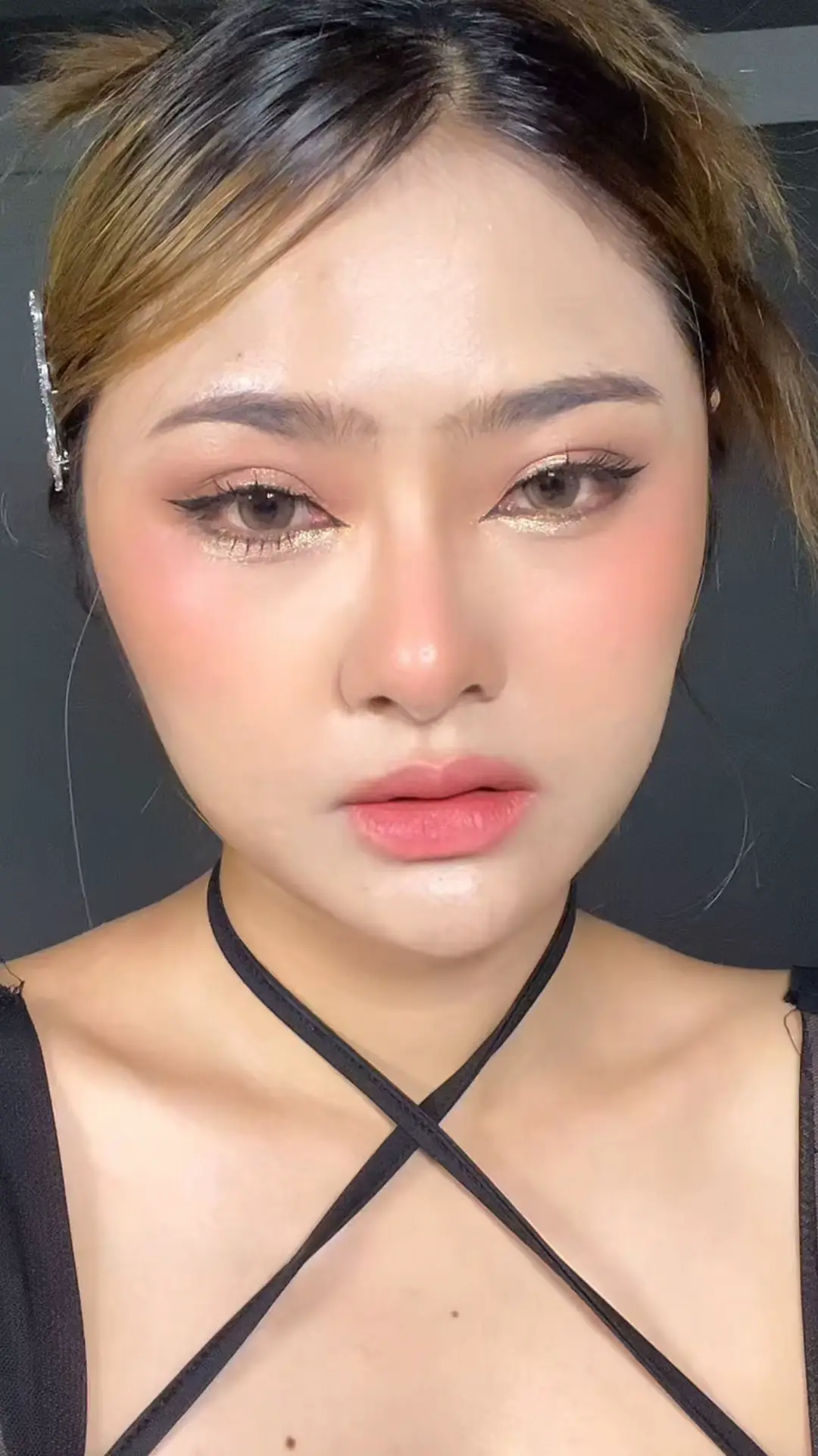 ลุคสาวจีนปั้วๆ | วิดีโอที่เผยแพร่โดย สมศรี channel | Lemon8