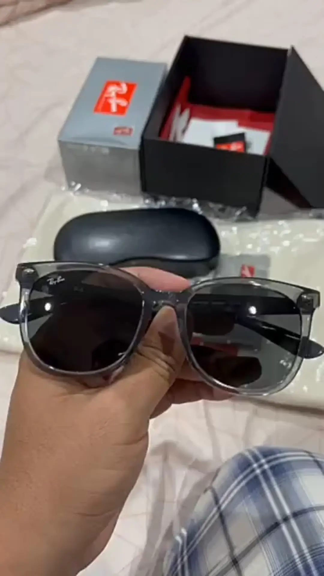 แว่นตา Ray Ban รุ่น RB4379D | วิดีโอที่เผยแพร่โดย CHUM | Lemon8