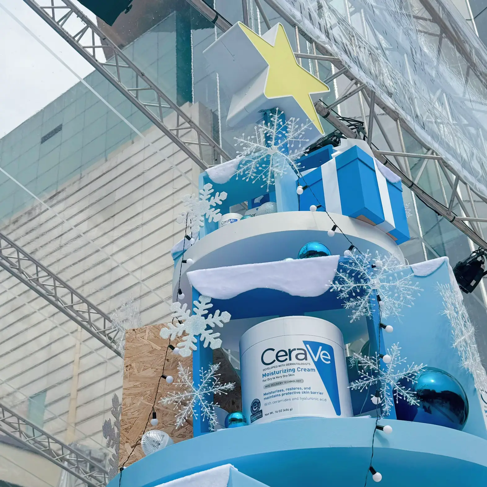 พาชมงานสุดยิ่งใหญ่ CERAVE Winter Wonderland ☃️ ️ | แกลเลอรีที่โพสต์โดย cinearism💀 | Lemon8