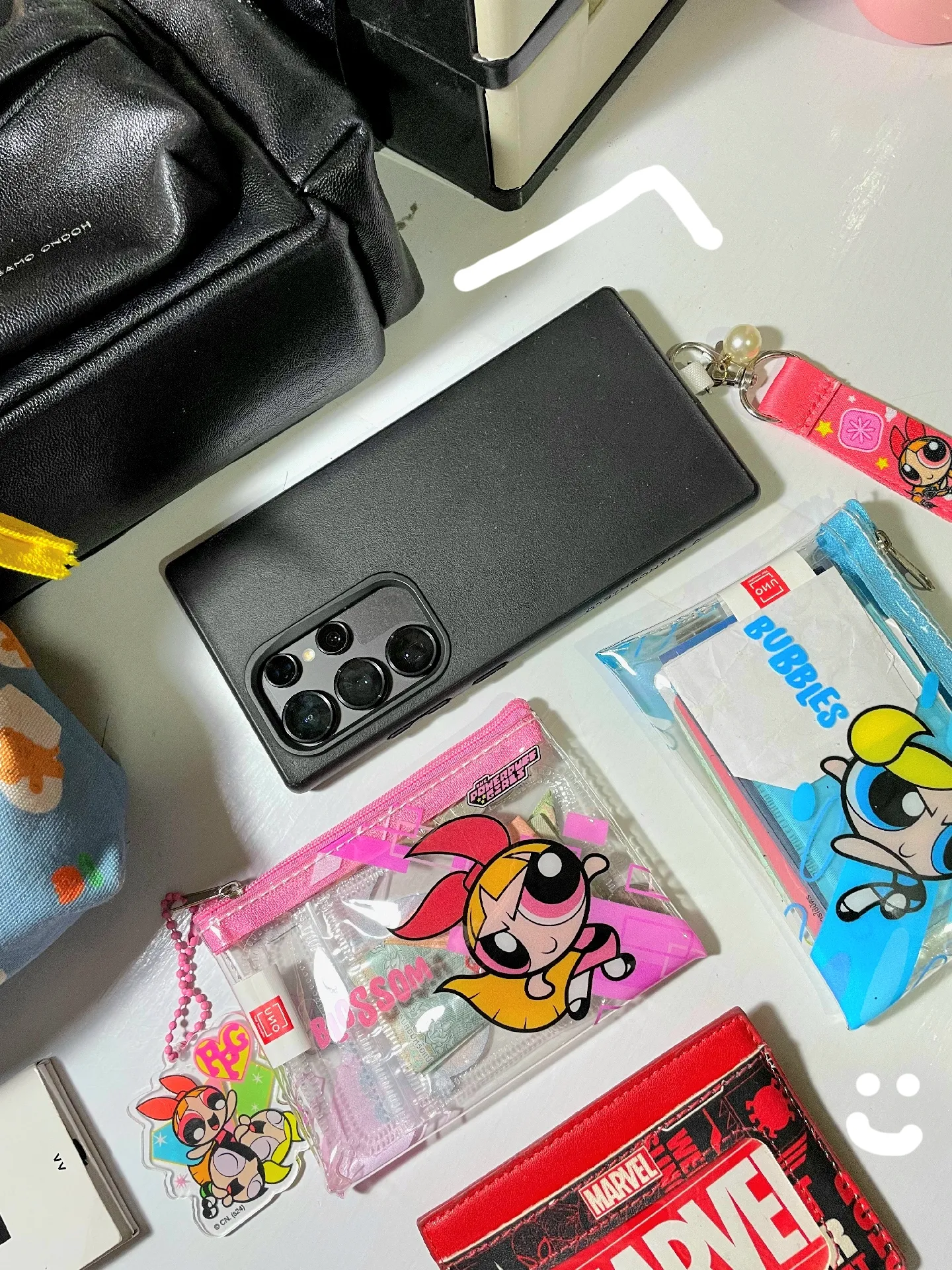 What in my bag ฉบับสาวออฟฟิศ 💗🛍 | แกลเลอรีที่โพสต์โดย A𝐫𝐦𝐦 | Lemon8