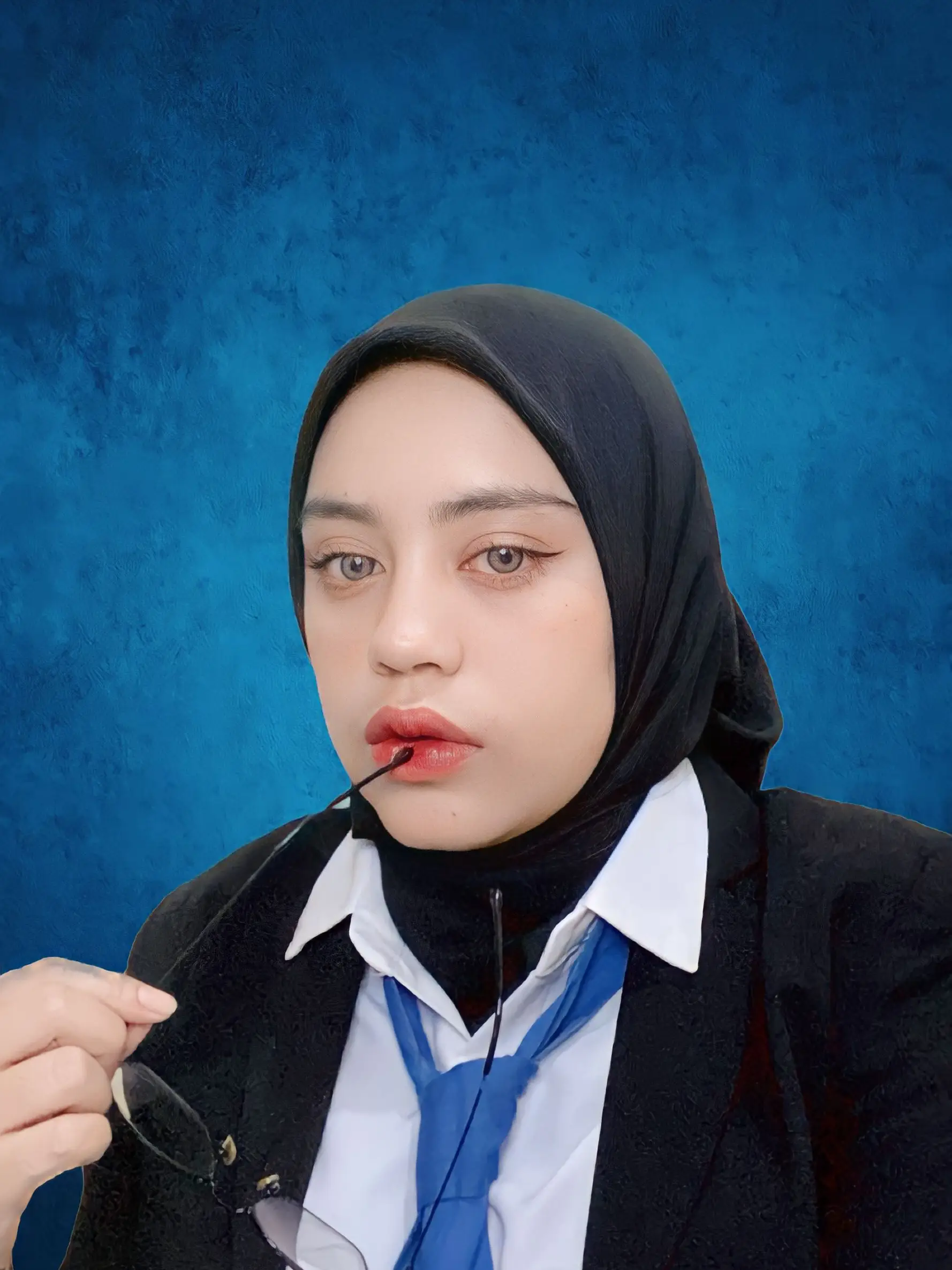 Pose Foto Persoal Yearbook - Pencarian Lemon8