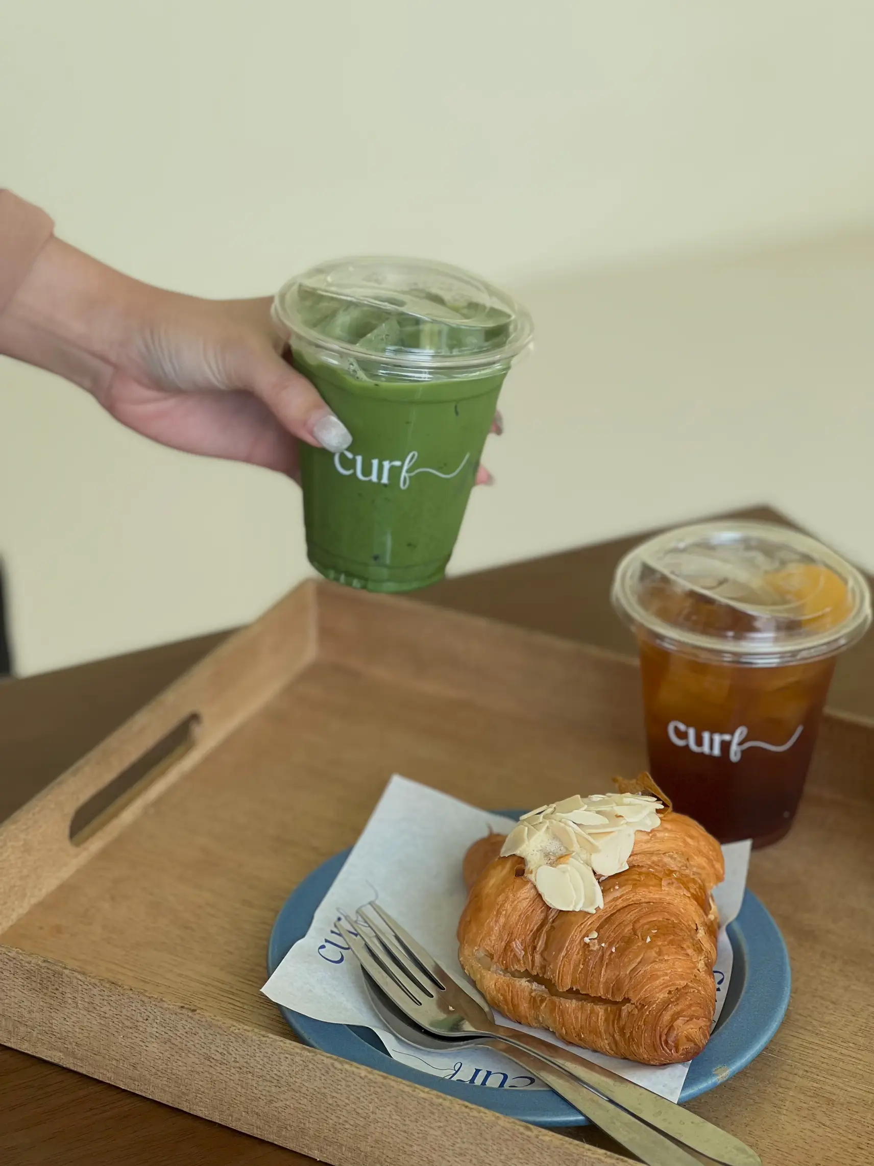 Curf cafe 🥐🥤| คาเฟ่น่ารักๆที่ตั้งอยู่บนเนินเขาเล็กๆ | แกลเลอรีที่โพสต์ ...