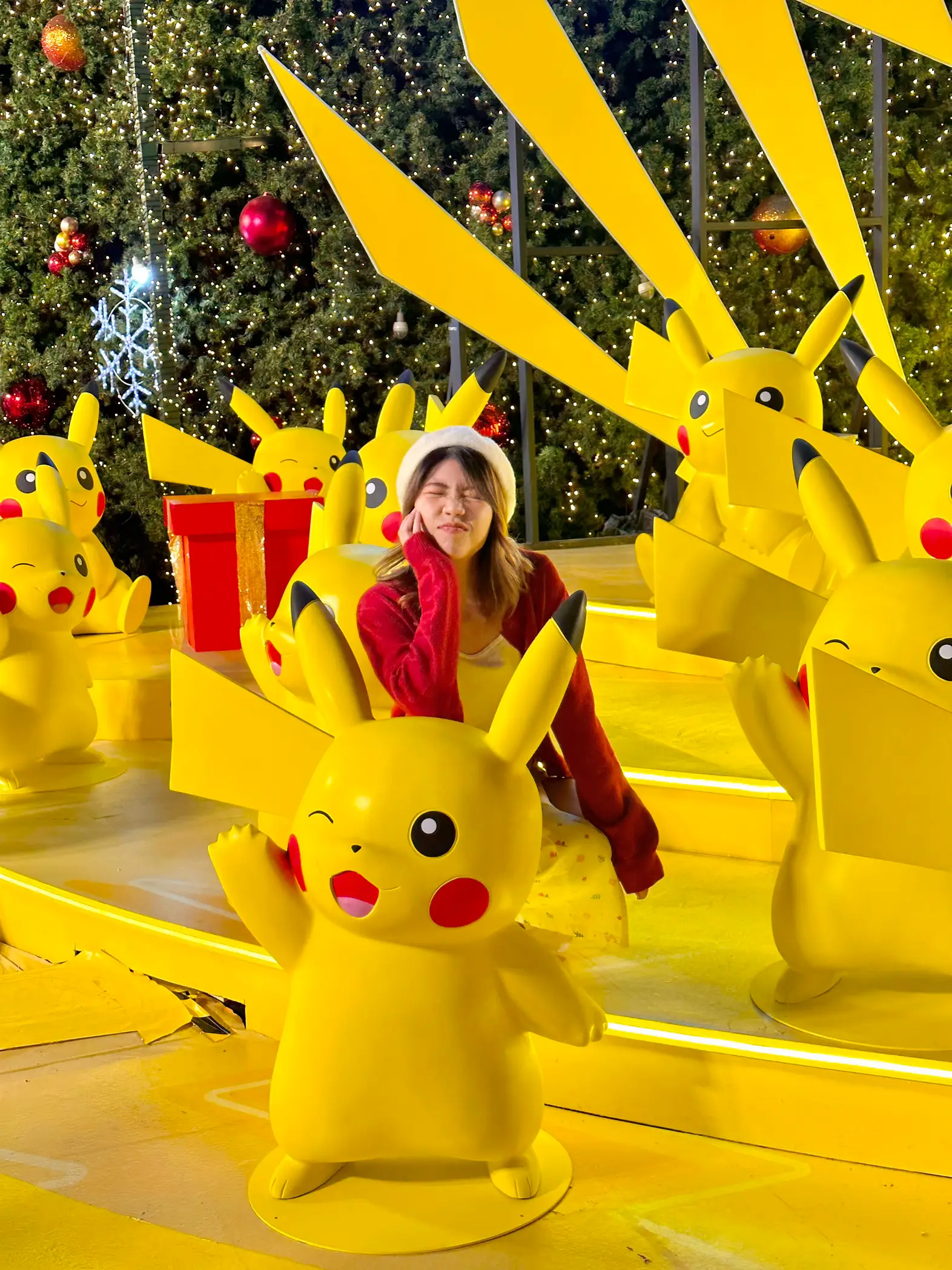 Pikachu บุกเซ็นทรัลเวิล์ดแล้ววว | แกลเลอรีที่โพสต์โดย koiichu | Lemon8