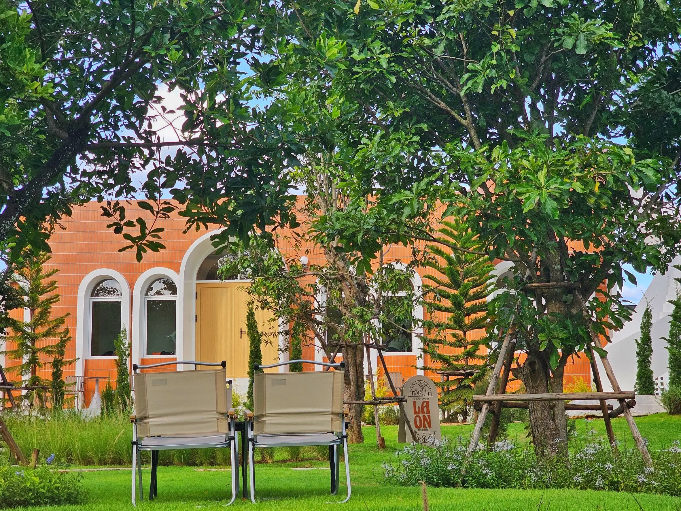 คาเฟ่เปิดใหม่เขาใหญ่ LA ON CAFE KHAOYAI | แกลเลอรีที่โพสต์โดย Pack Khwanpirom | Lemon8