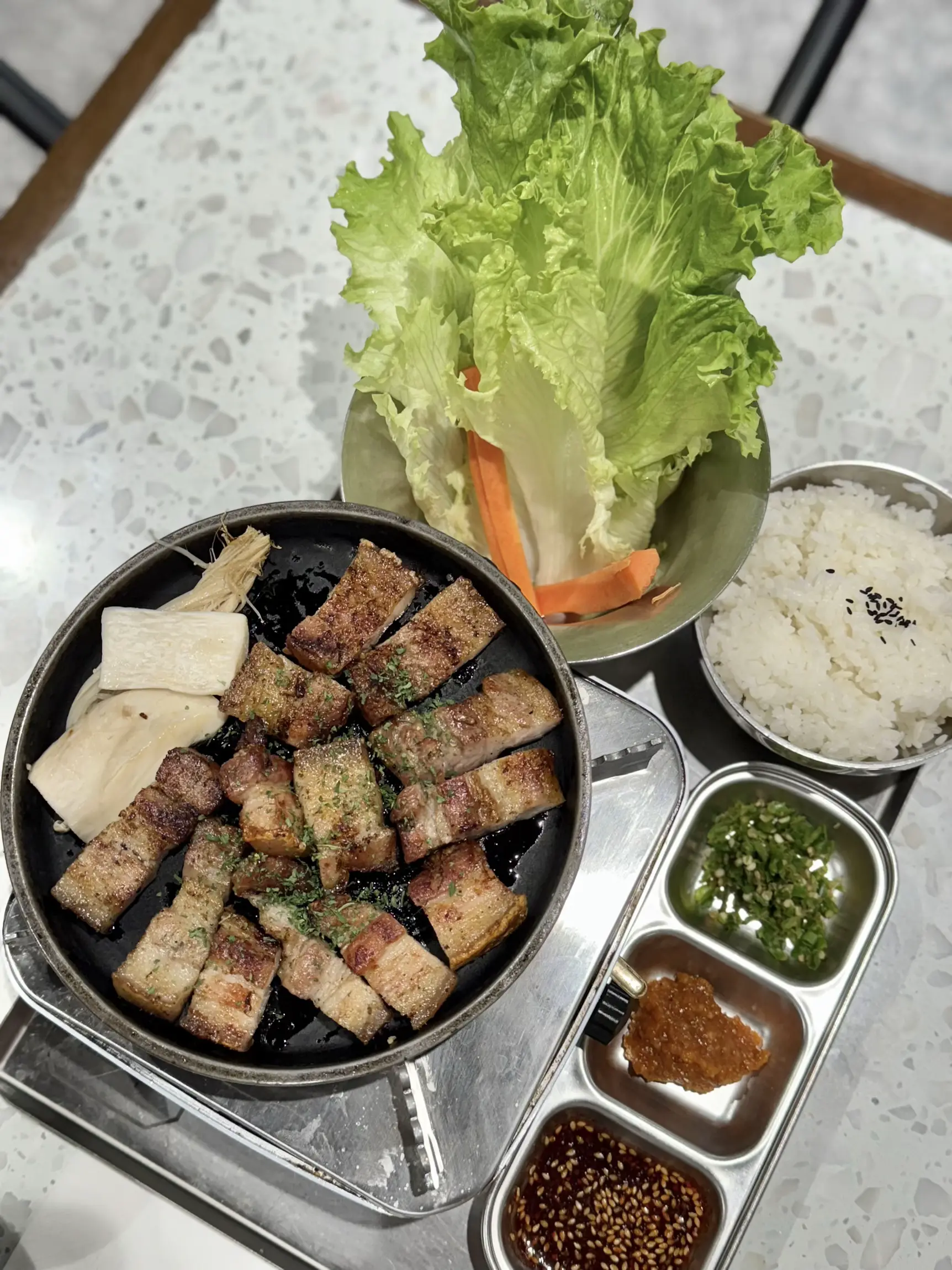 Hasul 🥘 Siam Center ร้านเกาหลีสุดปัง คนต่อคิวแน่น | แกลเลอรีที่โพสต์โดย ป้ายยาเพลินๆ | Lemon8