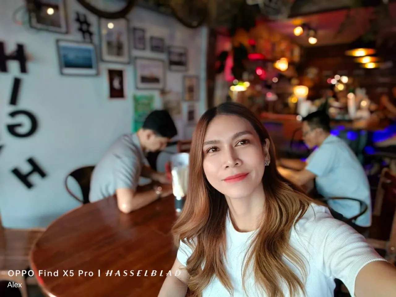 ลุคง่ายๆเที่ยวได้ตั้งแต่เช้ายันเย็น | แกลเลอรีที่โพสต์โดย Wati nee | Lemon8