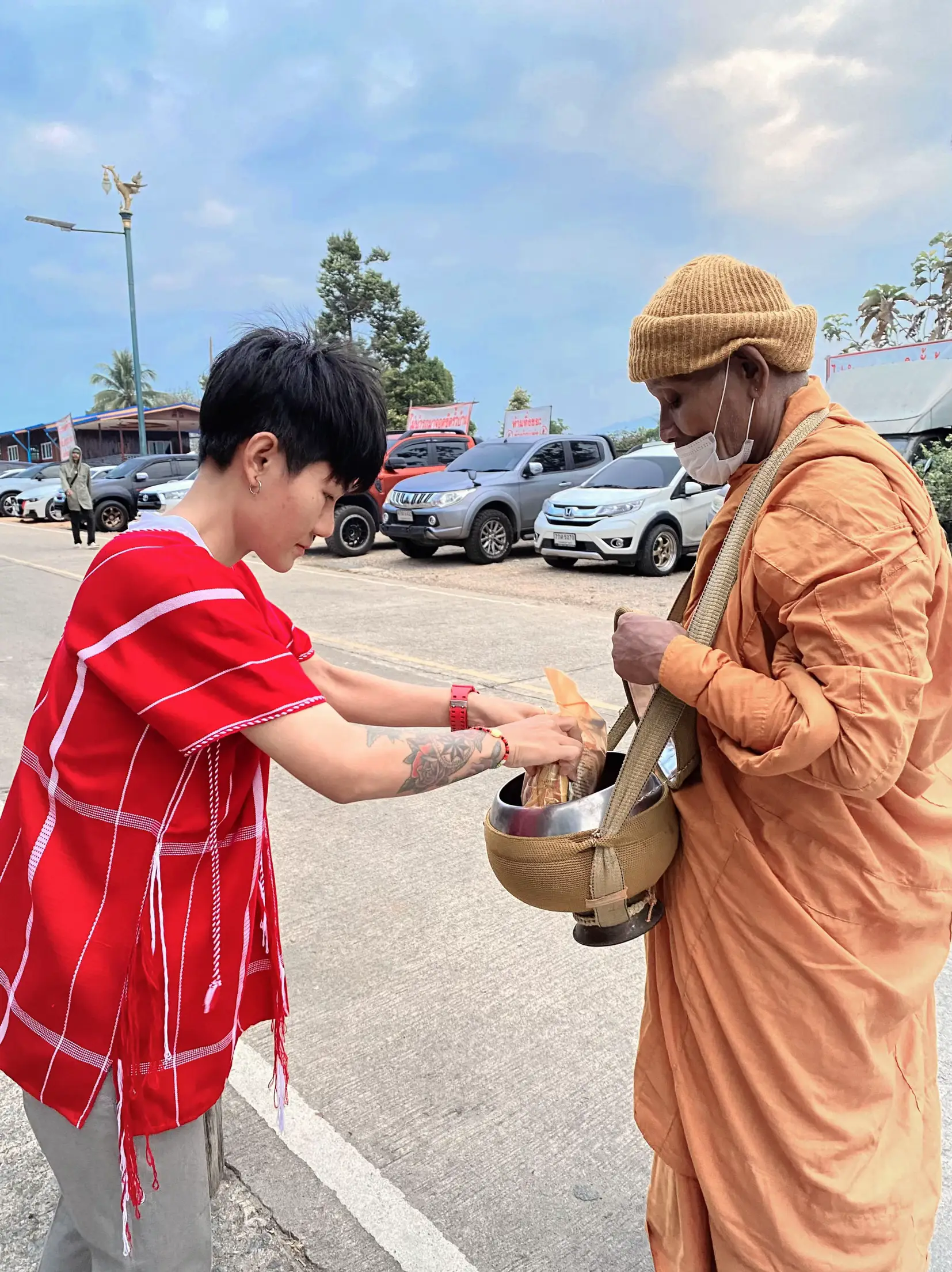 ทริปทำบุญเที่ยวสังขละบุรี กาญจนบุรี | แกลเลอรีที่โพสต์โดย Bow Kie | Lemon8