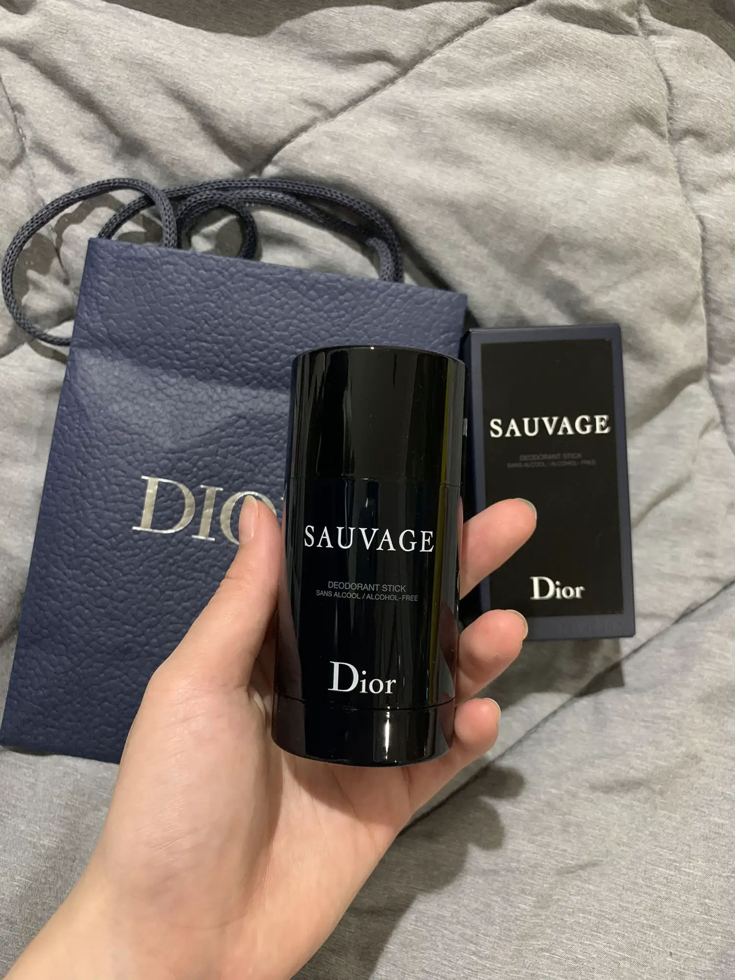 ซื้อแบรนด์เนมให้ผู้ชาย ราคา1,2xx.-⁉️ | แกลเลอรีที่โพสต์โดย มอนอว่าดี | Lemon8