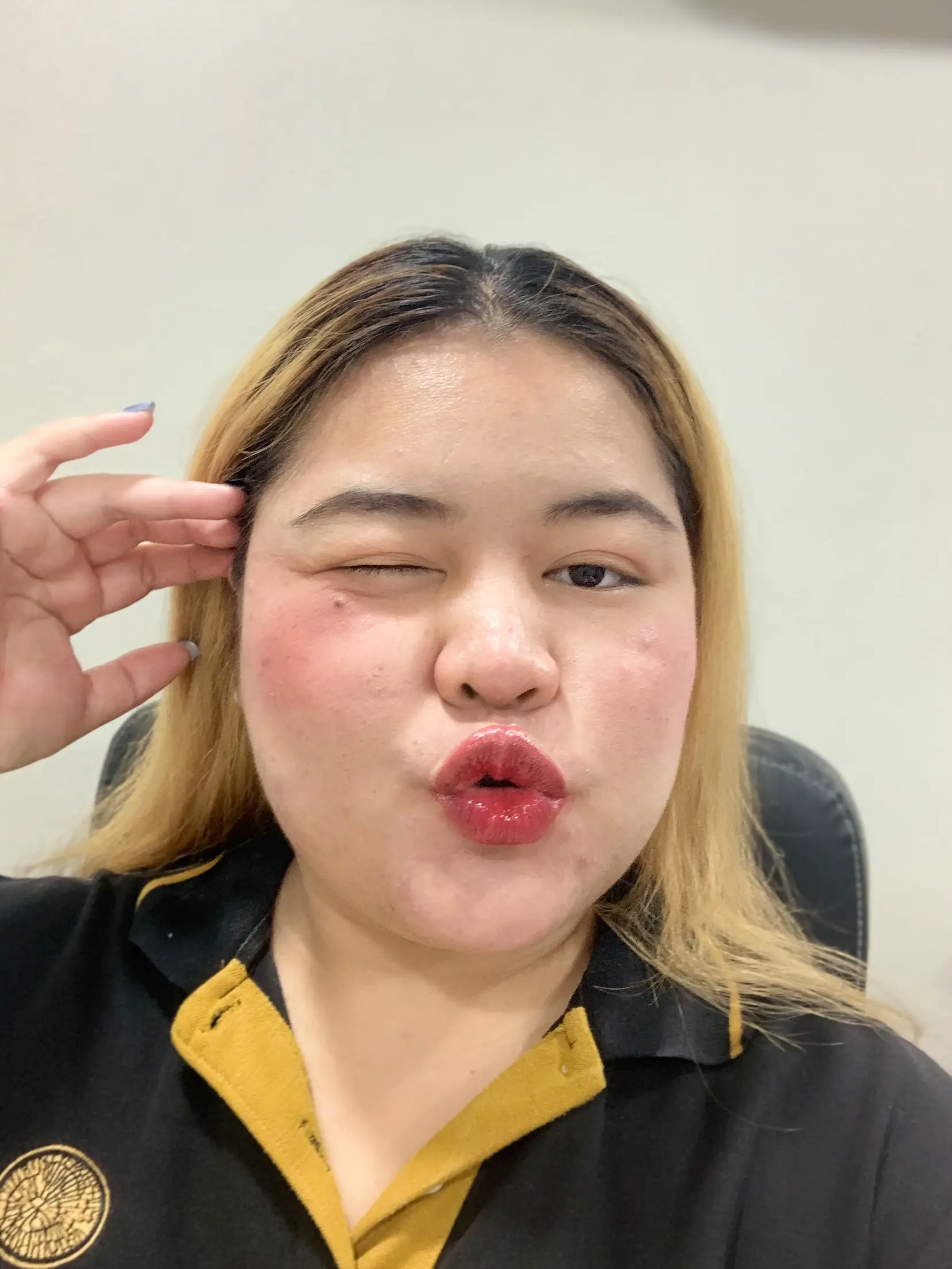 🧸Review🧸 IN2IT - Moisture Bomb Lipstick | แกลเลอรีที่โพสต์โดย Fah.cha | Lemon8