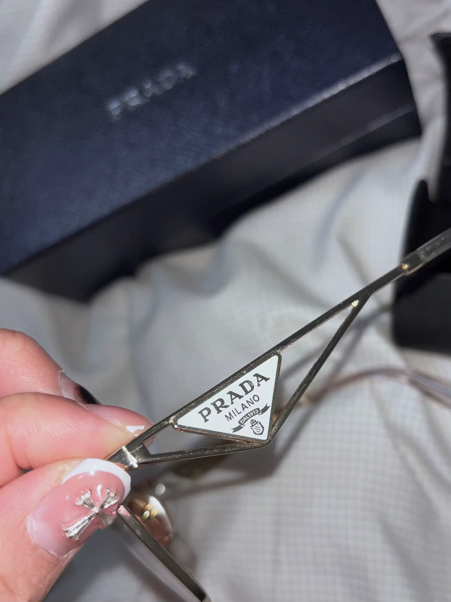 แว่นสายตา PRADA แบบตะโกนนน!!! ราคาน่ารัก ใส่เก๋ได้ทุกลุค | แกลเลอรีที่ ...