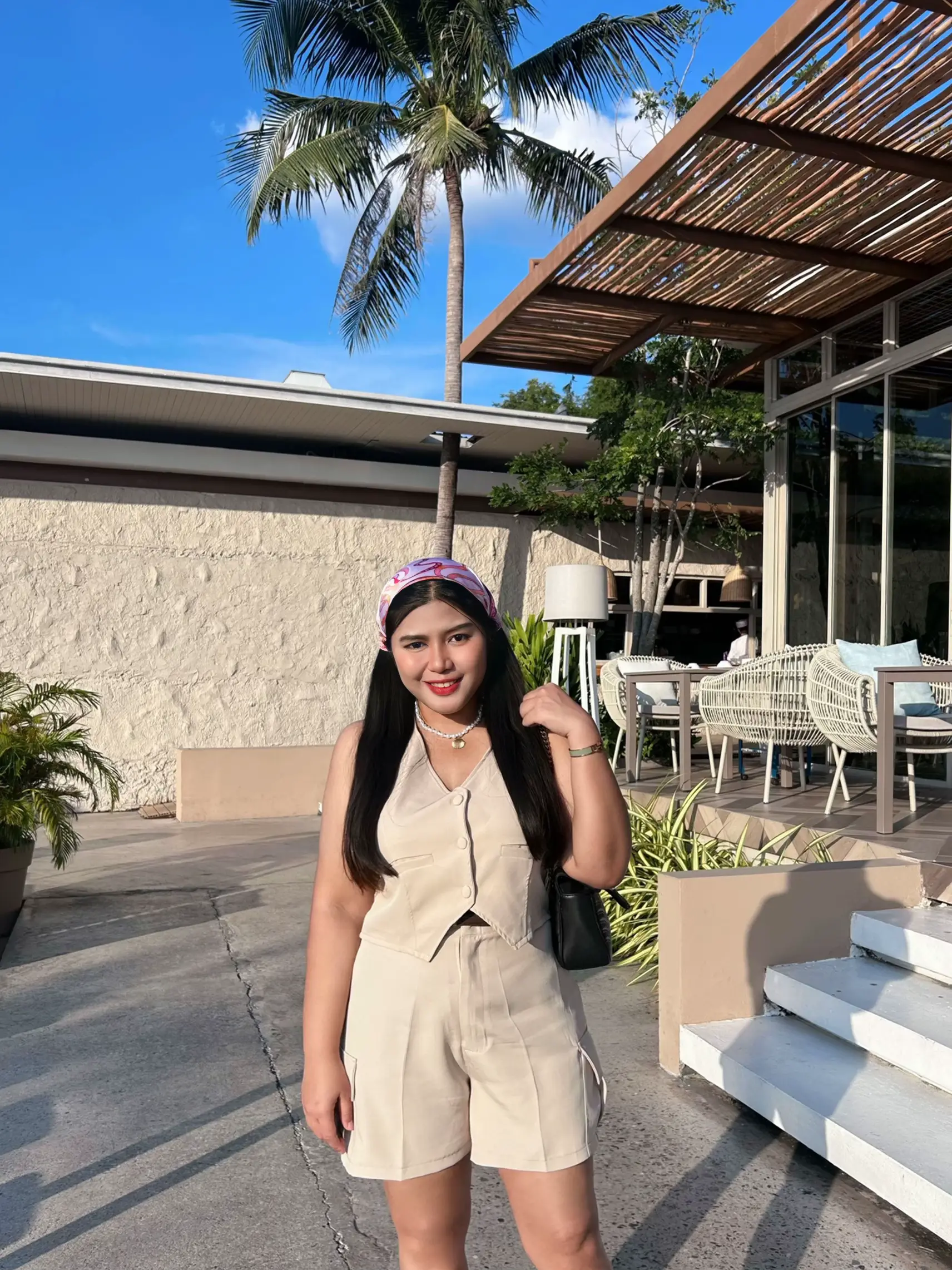 รีวิวร้านอาหารบรรยากาศดี Viewdee Angsila มุมถ่ายรูปเยอะ | แกลเลอรีที่โพสต์โดย ต้องตาพาเพลิน | Lemon8