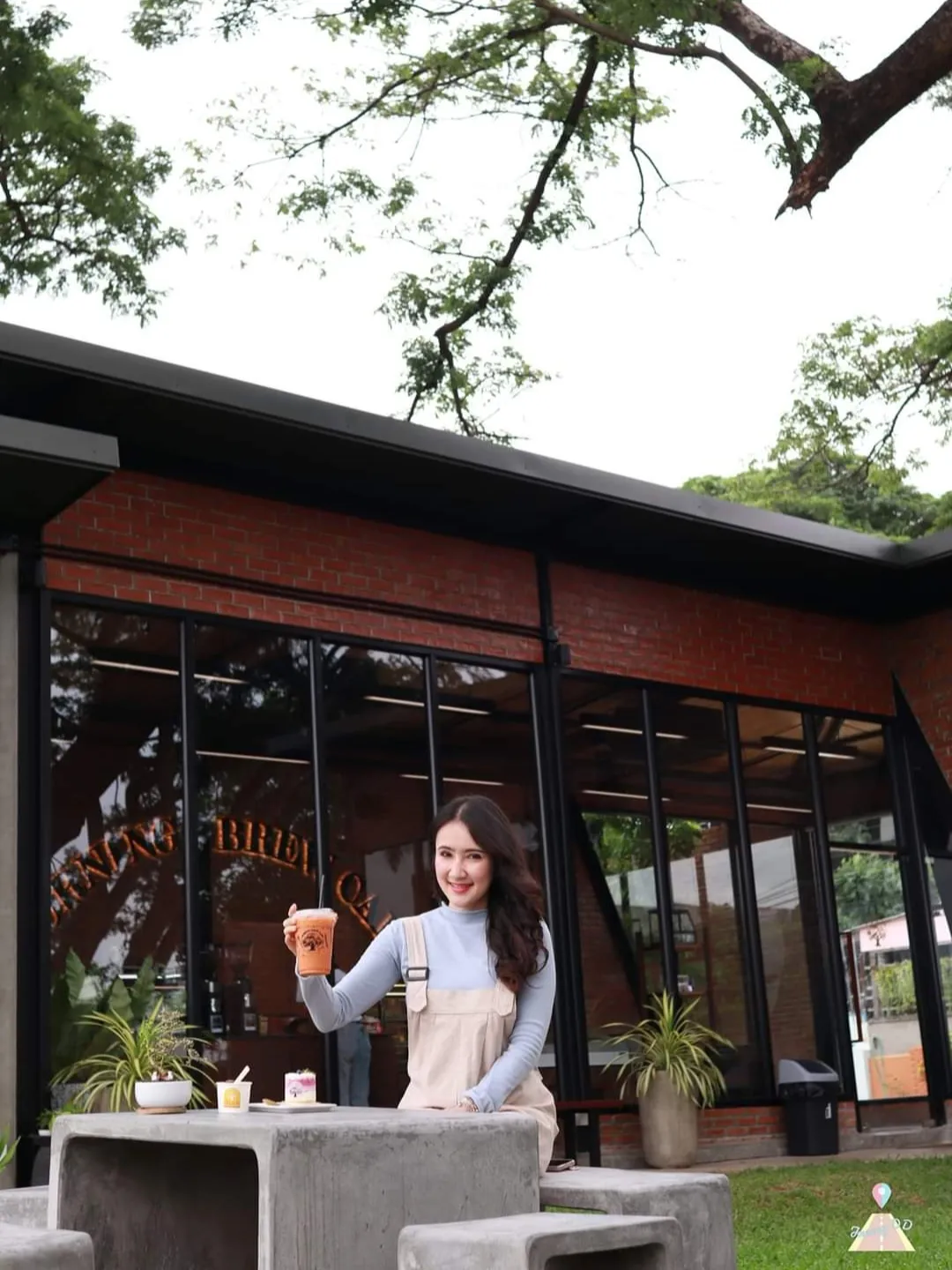 🪵 คาเฟ่ Feel Good ใต้ต้นไม้ใหญ่ ตลิ่งชัน 🪵 | แกลเลอรีที่โพสต์โดย Journey DD | Lemon8