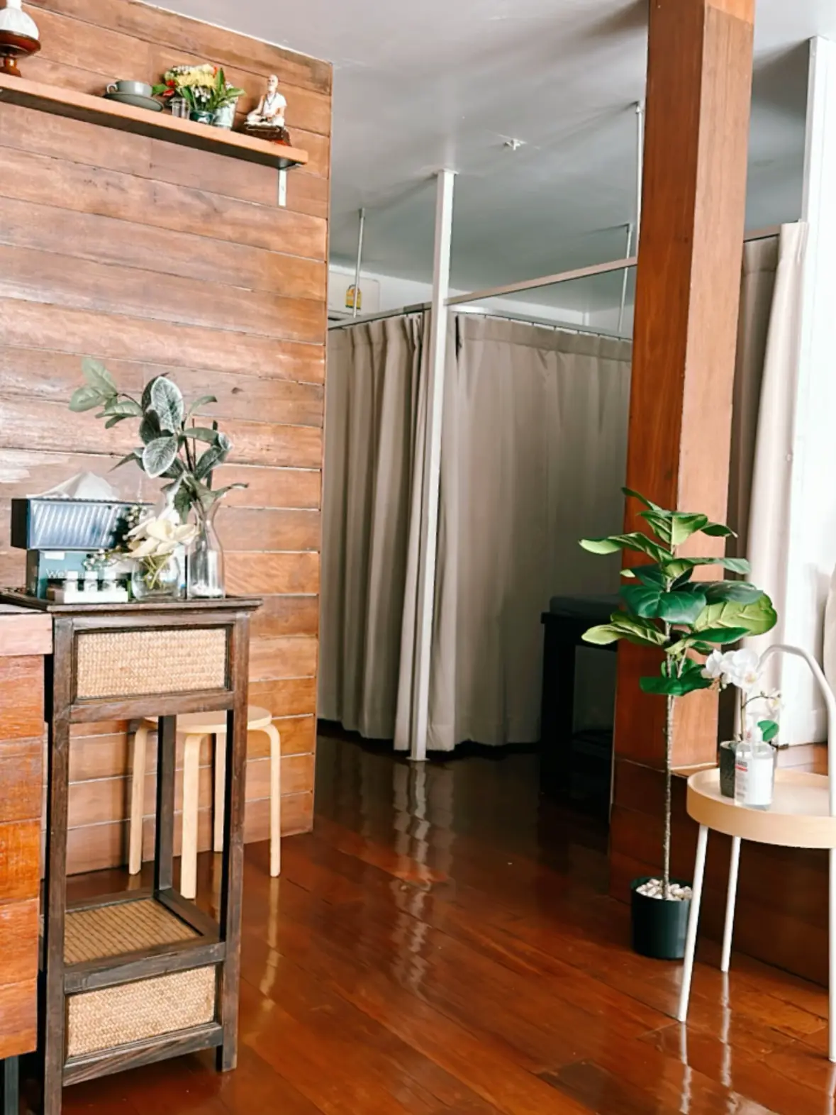 Regular massage parlor review | Gallery posted by pim_miq | Lemon8