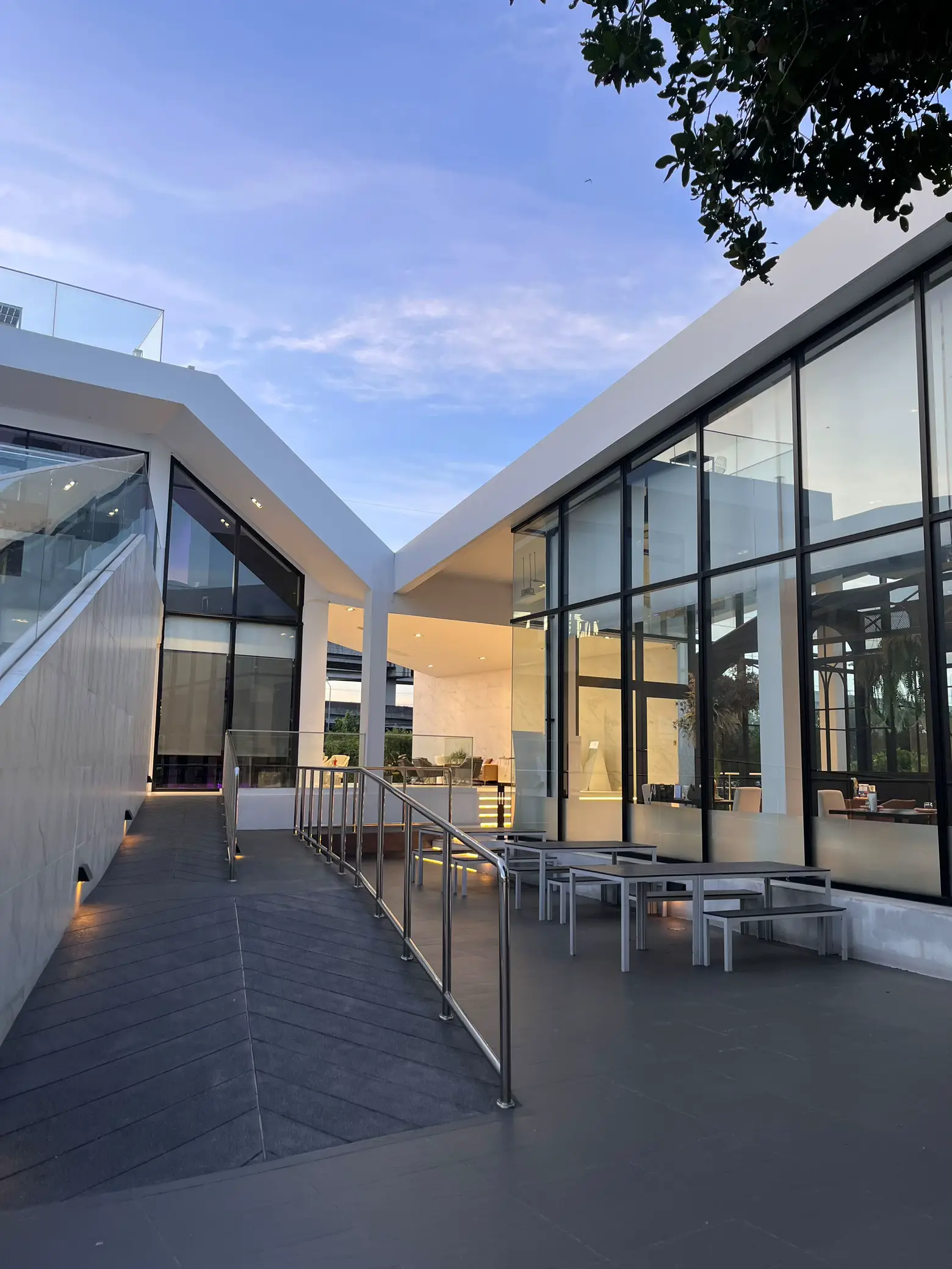 82 Concept cafe’ & eatery คาเฟ่ใกล้สนามบินสุวรรณภูมิ ️ | แกลเลอรีที่โพสต์โดย myarit ️ | Lemon8