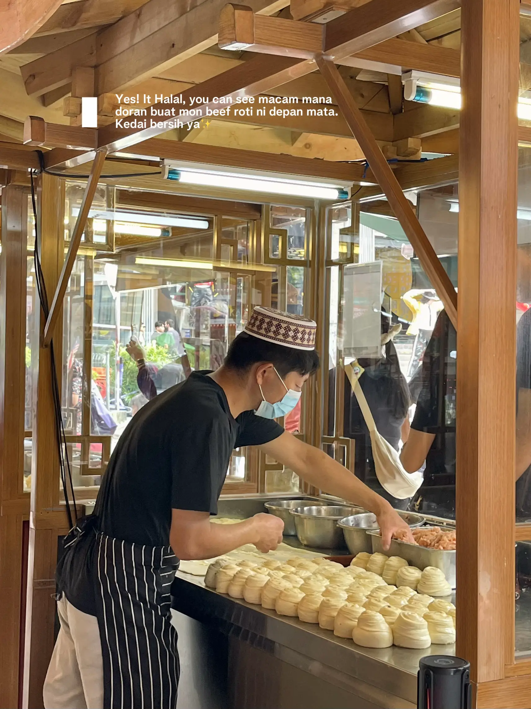 Mon Chinese Muslim Beef Roti Bukit Bintang, KL!🍞 | Galeri disiarkan ...