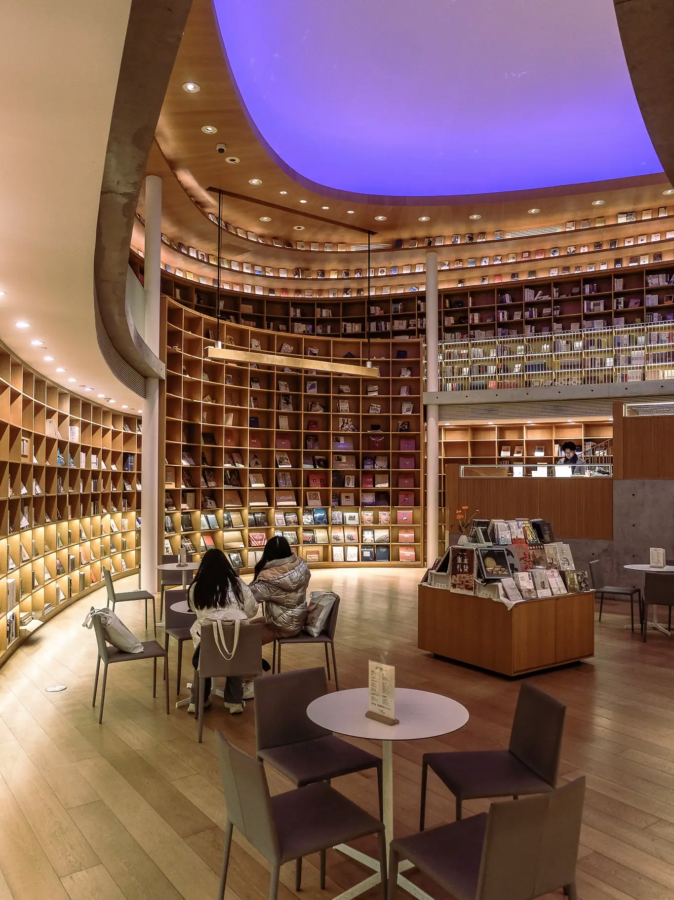 SHANGHAI LIBRARY มุมถ่ายรูปลับๆที่เซี่ยงไฮ้ 📖🇨🇳 | แกลเลอรีที่โพสต์โดย ...