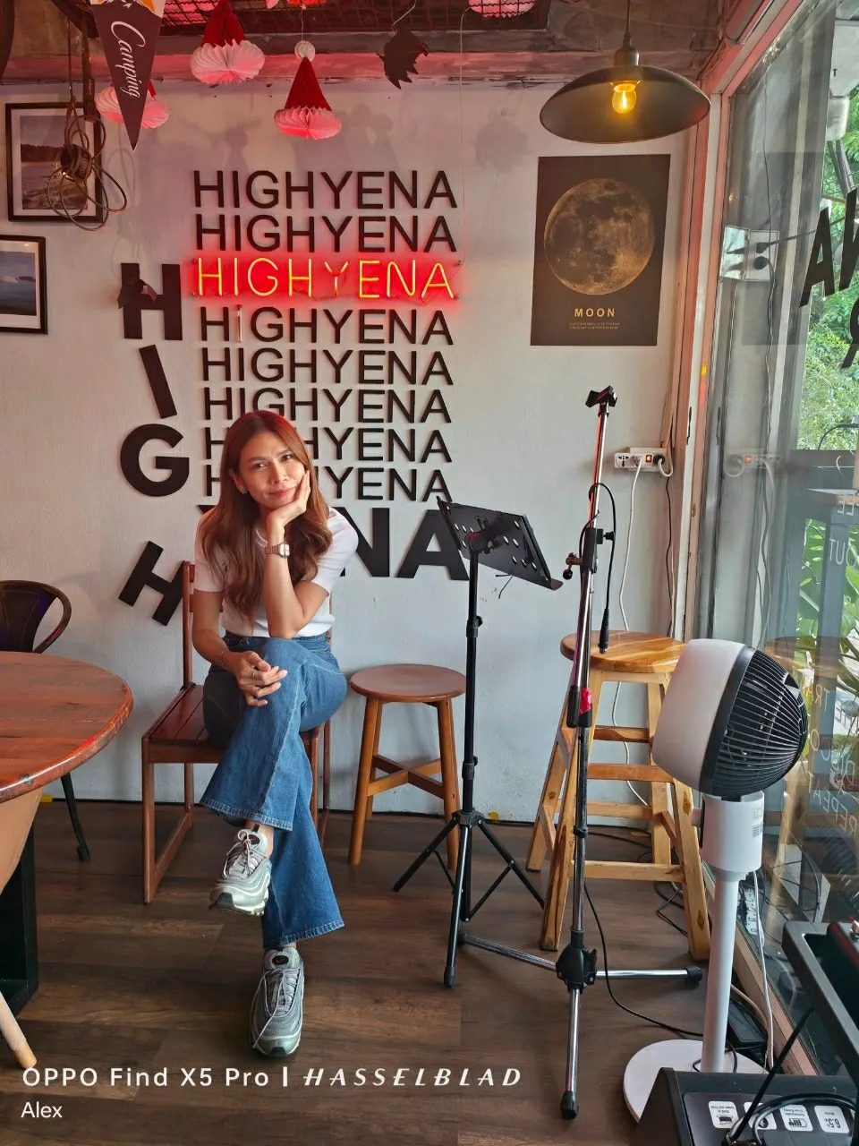 ลุคง่ายๆเที่ยวได้ตั้งแต่เช้ายันเย็น | แกลเลอรีที่โพสต์โดย Wati nee | Lemon8