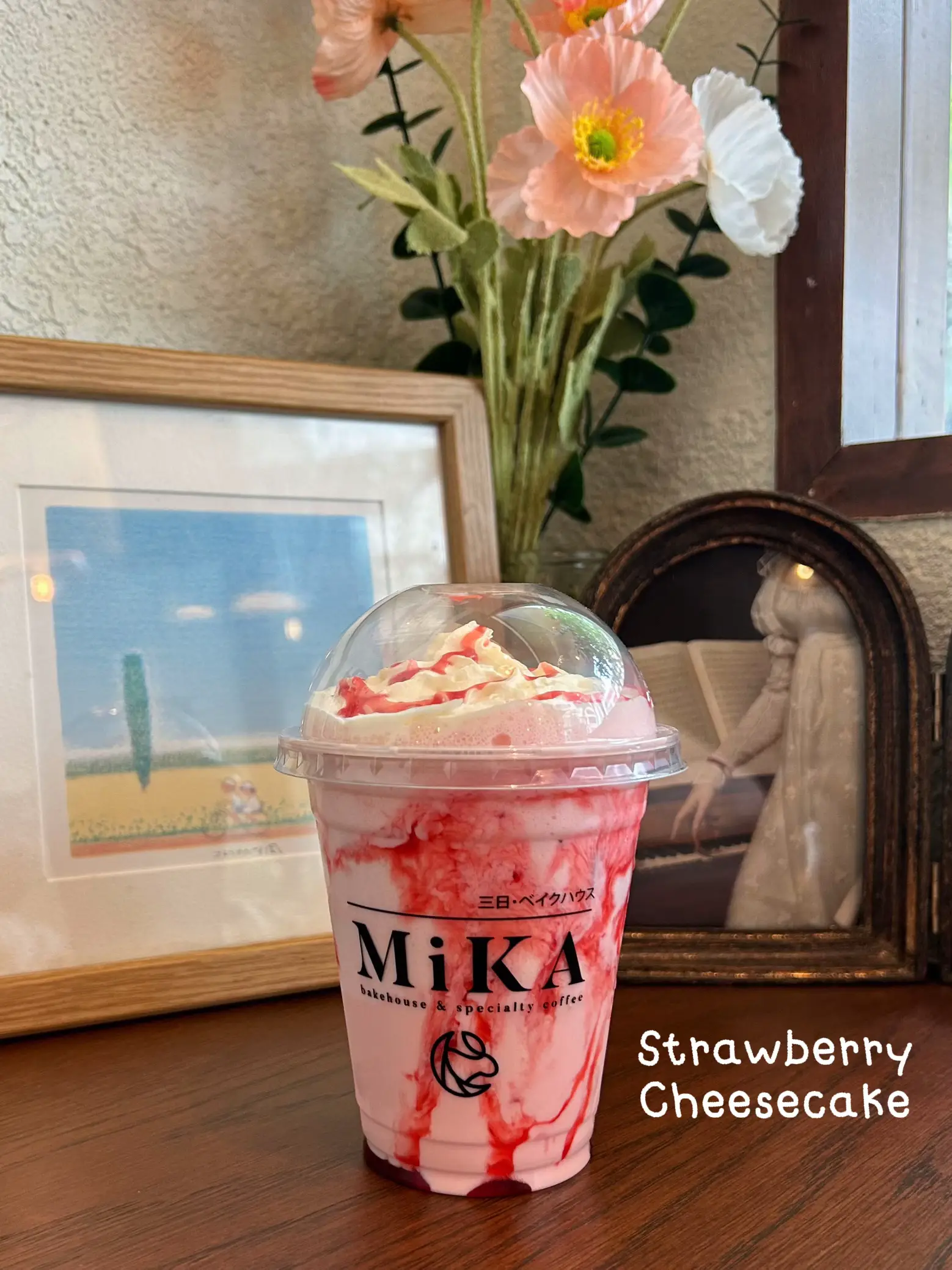 Mika bakery คาเฟ่ขนมปังเกลือติดบีทีเอสเอกมัย🥖🍞 | แกลเลอรีที่โพสต์โดย ...
