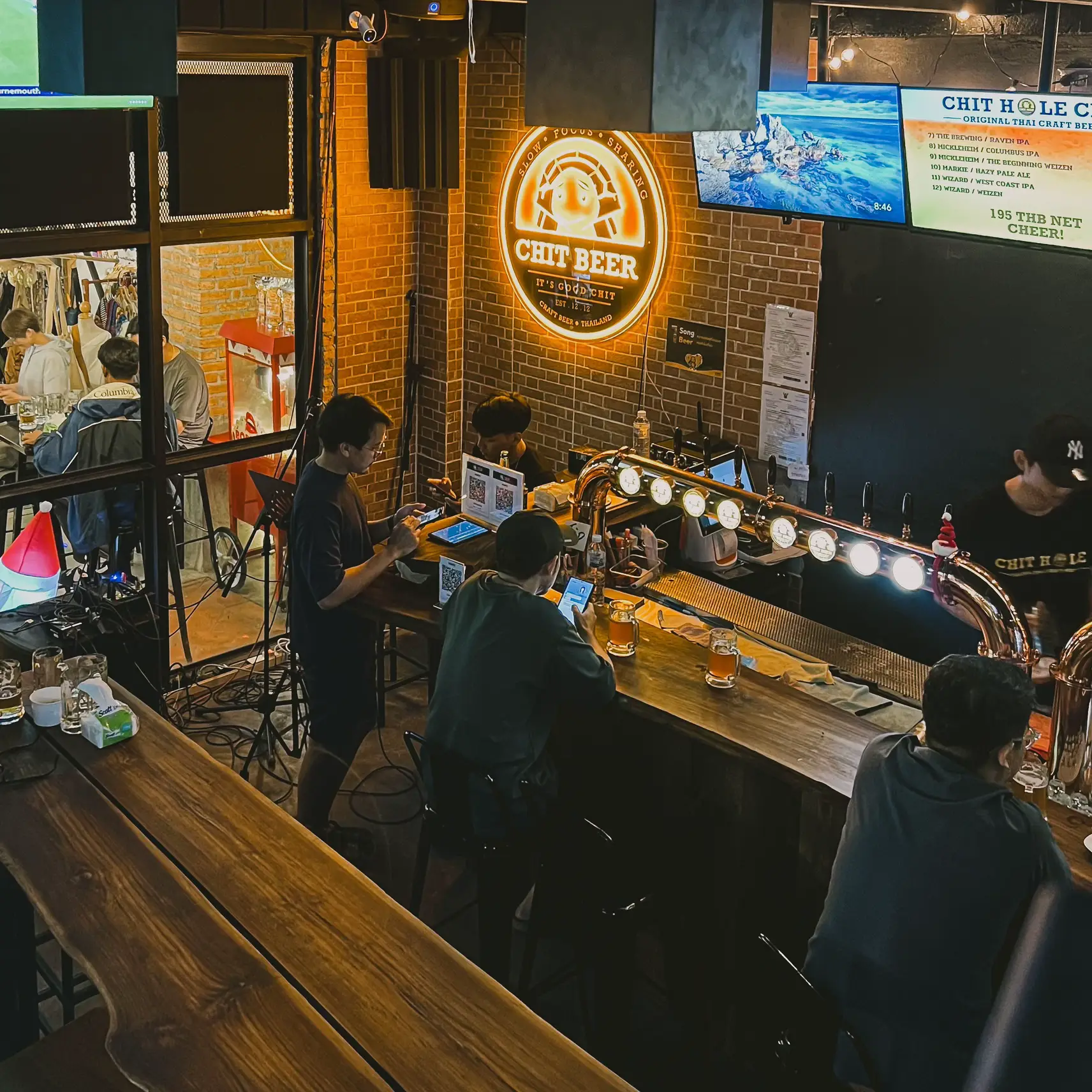 🍻 CHIT HOLE CNX | แกลเลอรีที่โพสต์โดย May’s Journey | Lemon8