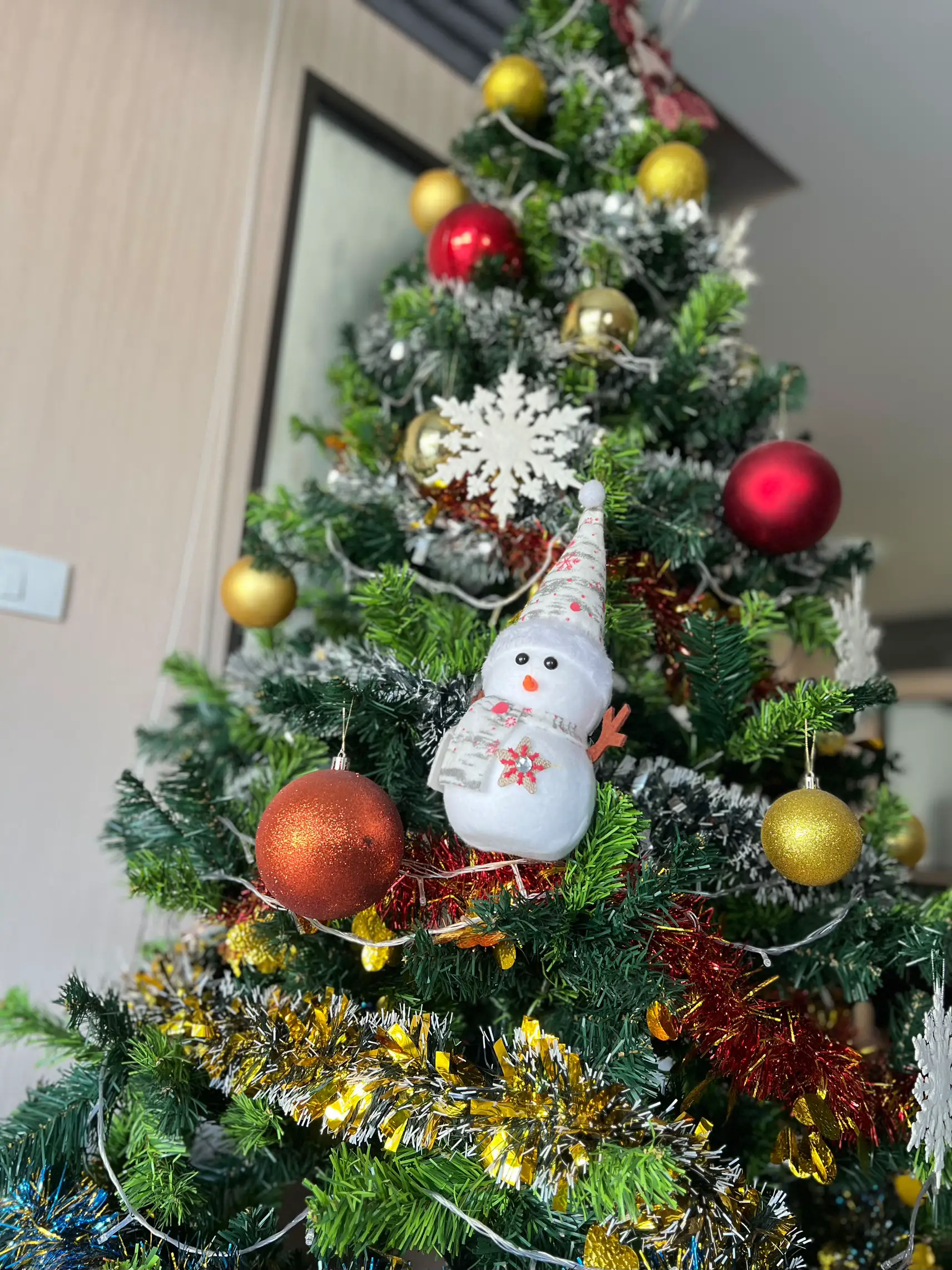 Christmas tree shrug. Beautiful, lifelike leaves.🎄 | Gallery posted by ...