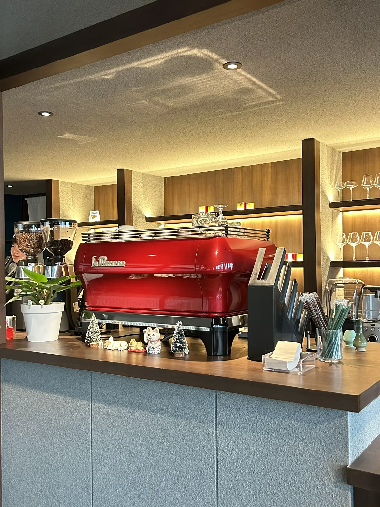 TONARI Coffee House คาเฟ่เปิดใหม่ย่านราชพฤกษ์ 🍵 | แกลเลอรีที่โพสต์โดย ...