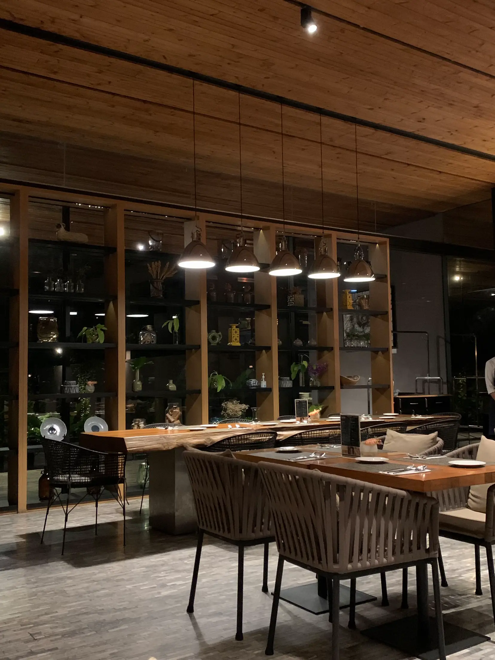 Ad Lib Bangkok ห้องอาหารดีไซน์สวยใจกลางเมือง | แกลเลอรีที่โพสต์โดย ...