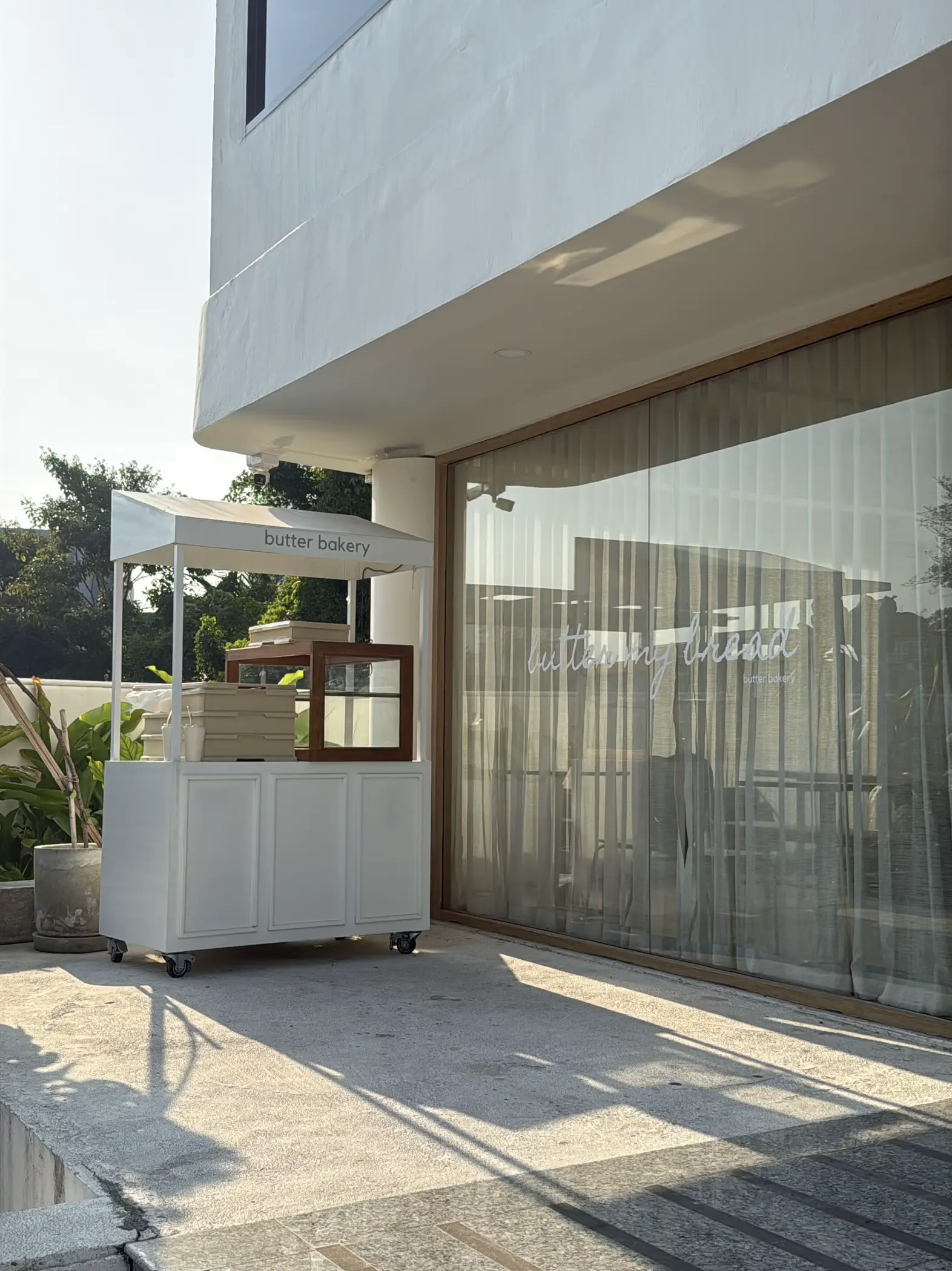 คาเฟ่ดังสาทร มาเปิดสาขาที่ลาดพร้าวแล้ว เย้ๆๆๆ | แกลเลอรีที่โพสต์โดย Ig : nisc.h | Lemon8