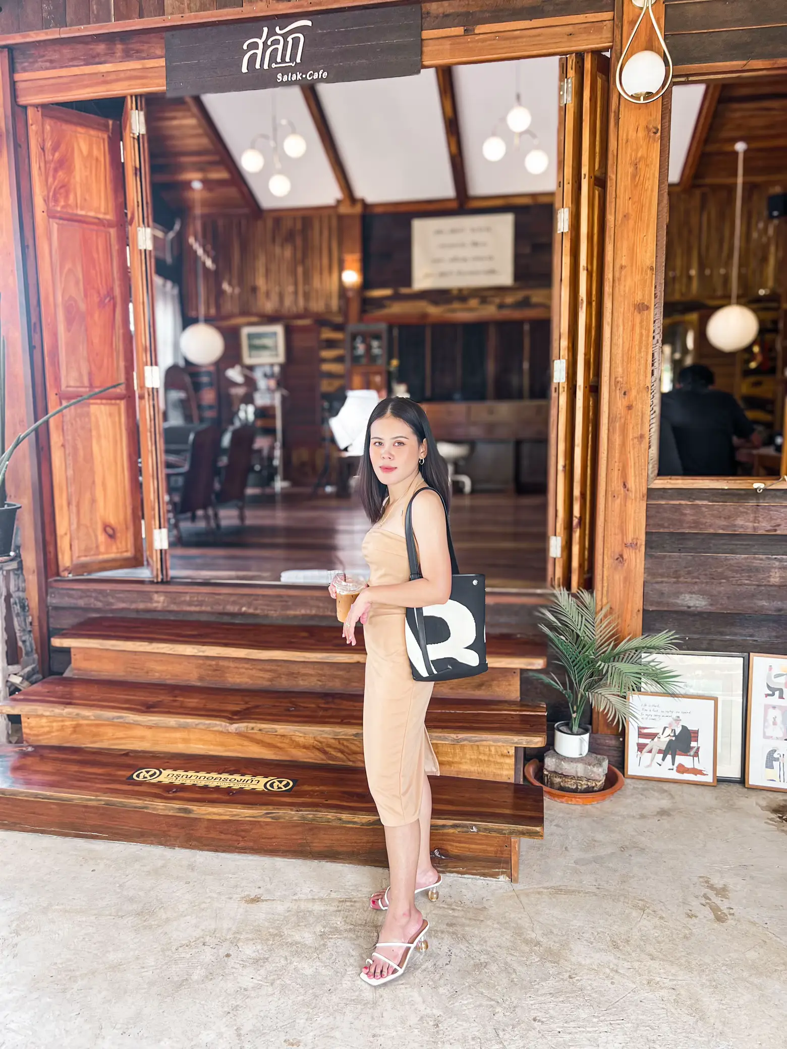 สลัก. Sa-lak cafe’ 🤎 | แกลเลอรีที่โพสต์โดย Waruneeize | Lemon8