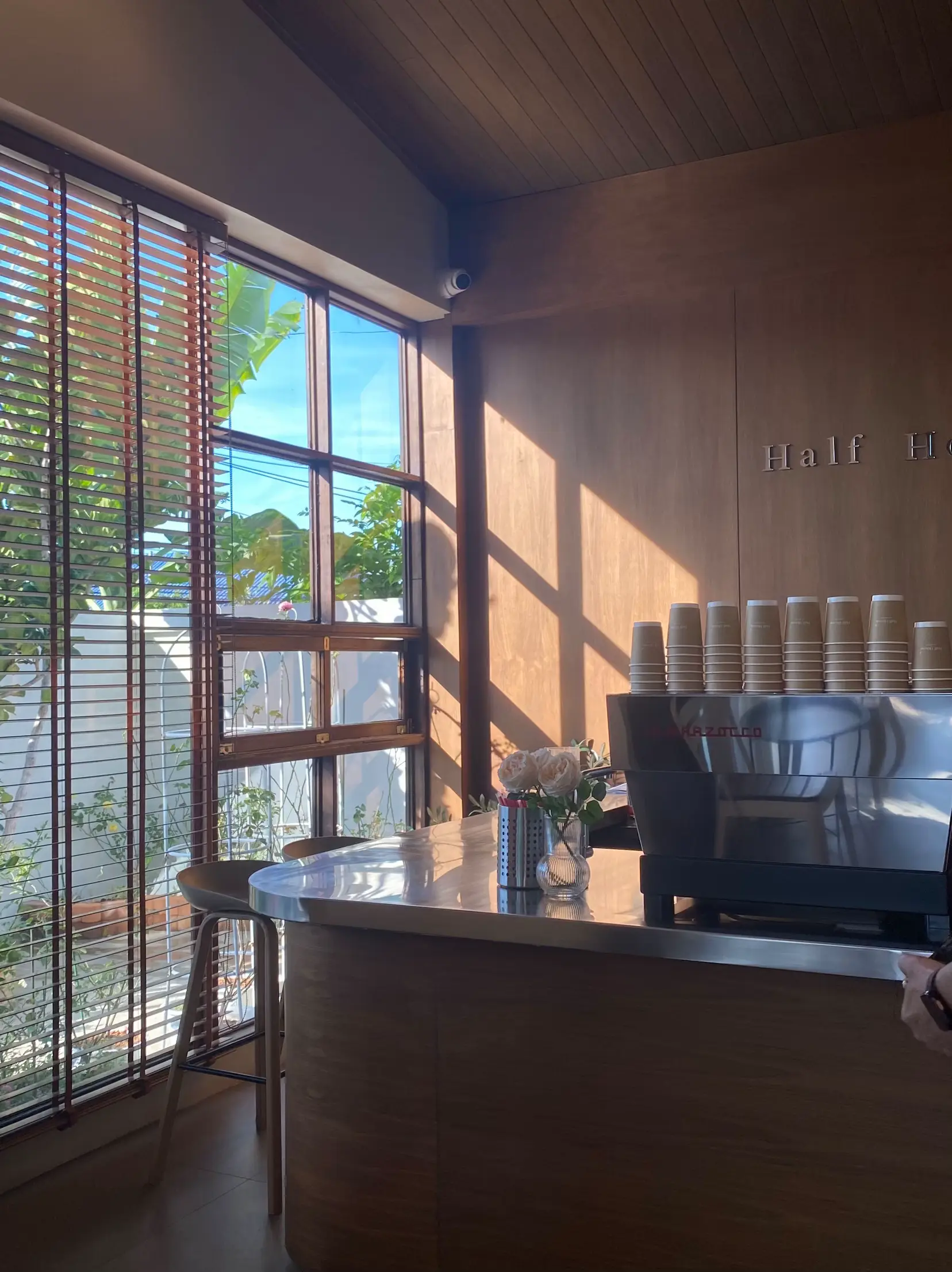 Cafe Lopburi @Half House🎄💌 | แกลเลอรีที่โพสต์โดย unungg | Lemon8