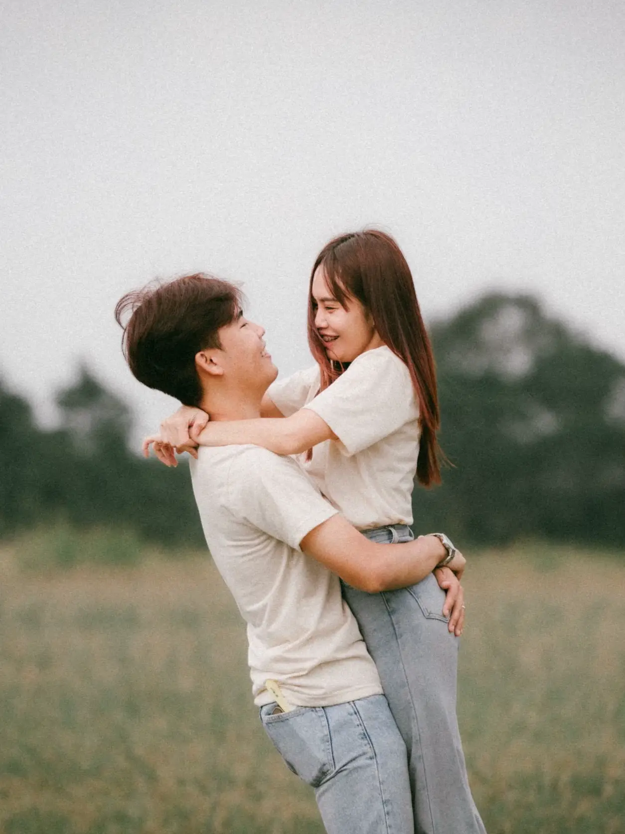 ถ่ายพรีเวดดิ้ง สไตล์มินิมอล ที่อุทยานแห่งชาติเขาใหญ่ | แกลเลอรีที่โพสต์โดย Chawin | Lemon8