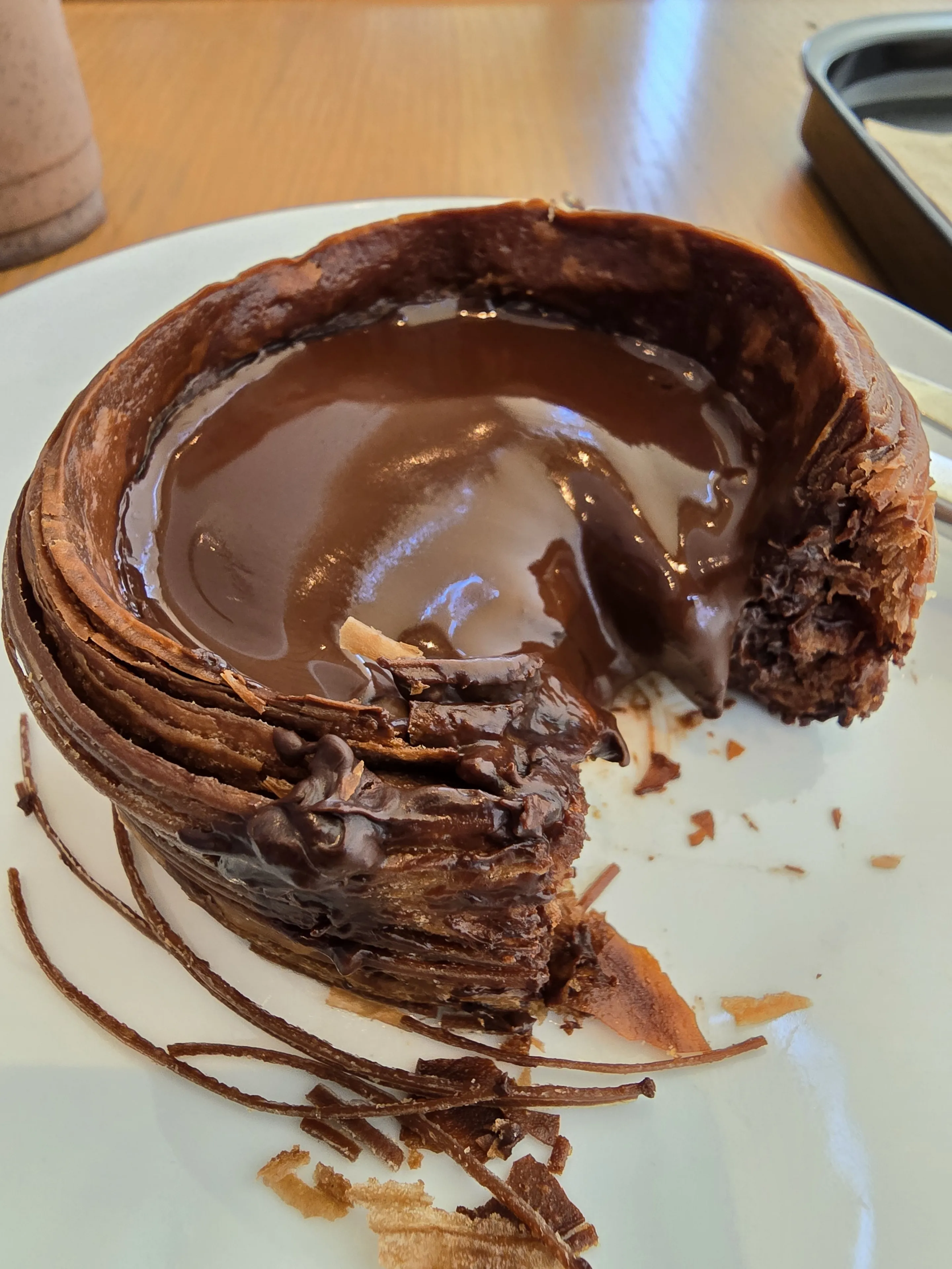 Chocolate lover จะต้องติดใจ เนื้อช็อคเข้มข้น 🍫 ️ | แกลเลอรีที่โพสต์โดย onedeedee | Lemon8