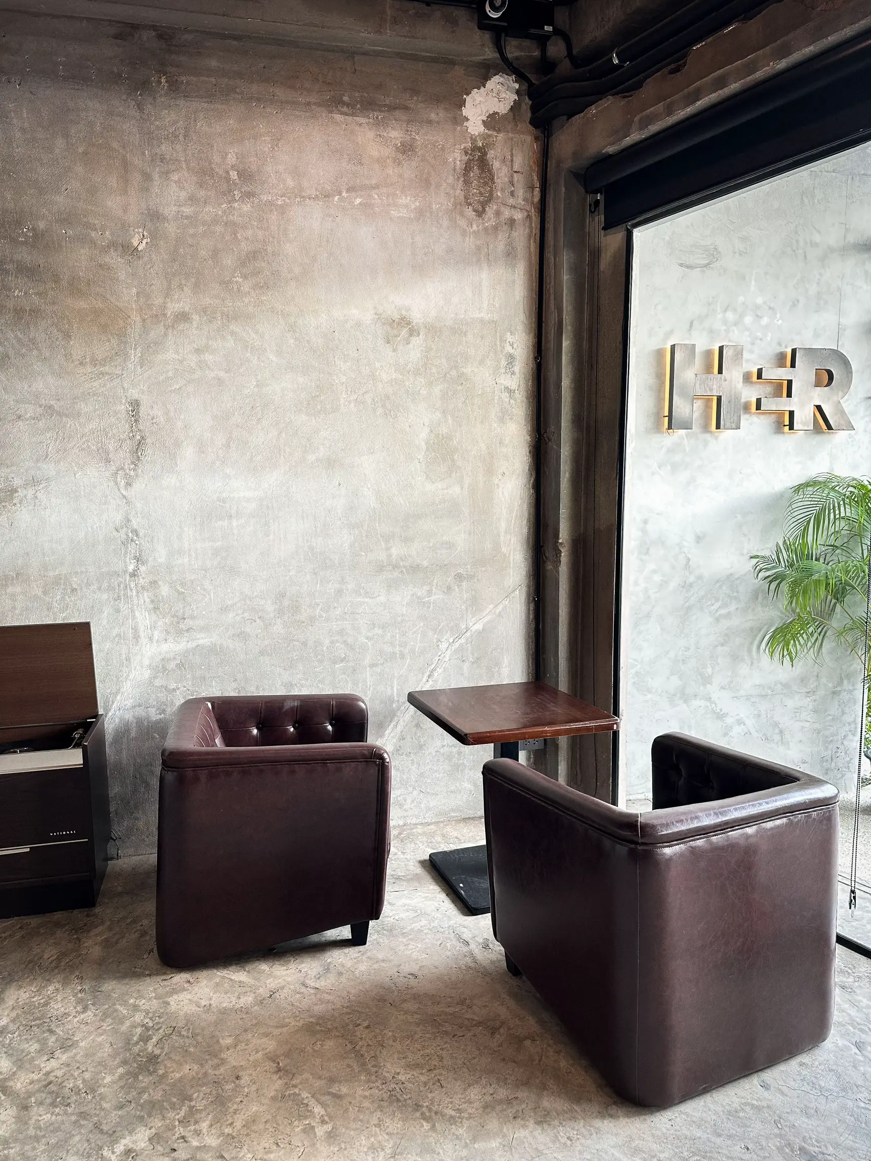 HER Studio : คาเฟ่ร้อยเอ็ด☕️ | แกลเลอรีที่โพสต์โดย My Way | Lemon8