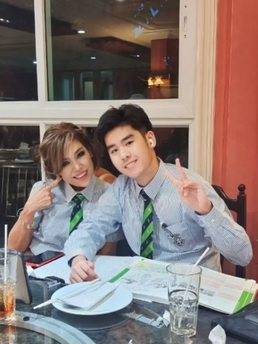 วันเด็ก ในวัย 52 | แกลเลอรีที่โพสต์โดย Dr.Tor Siripa 💃 | Lemon8