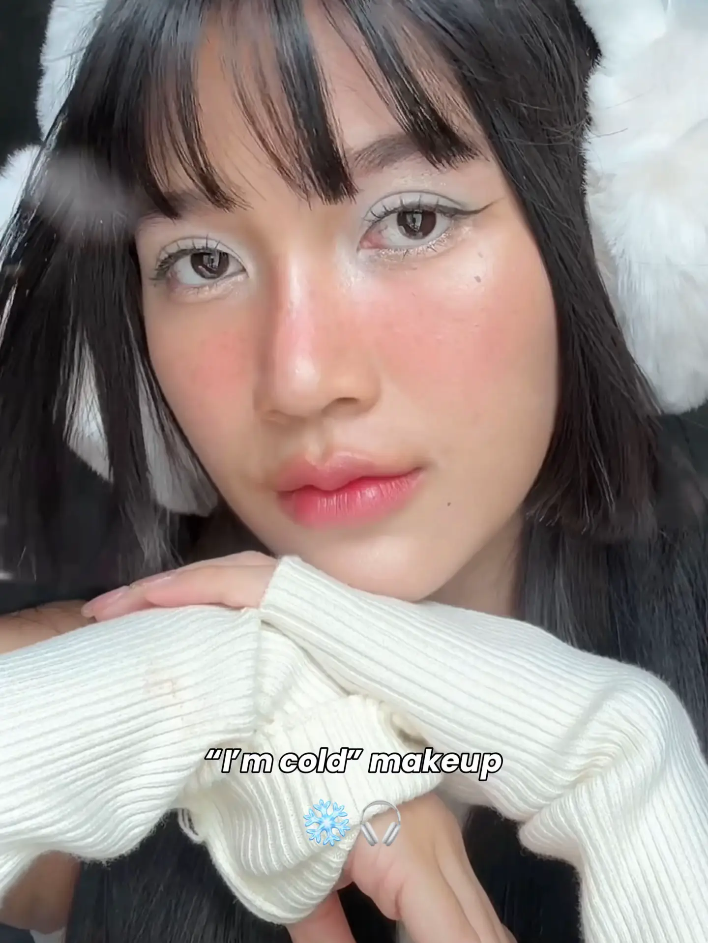 I’m cold makeup ️🎧 | วิดีโอที่เผยแพร่โดย Gunereach | Lemon8