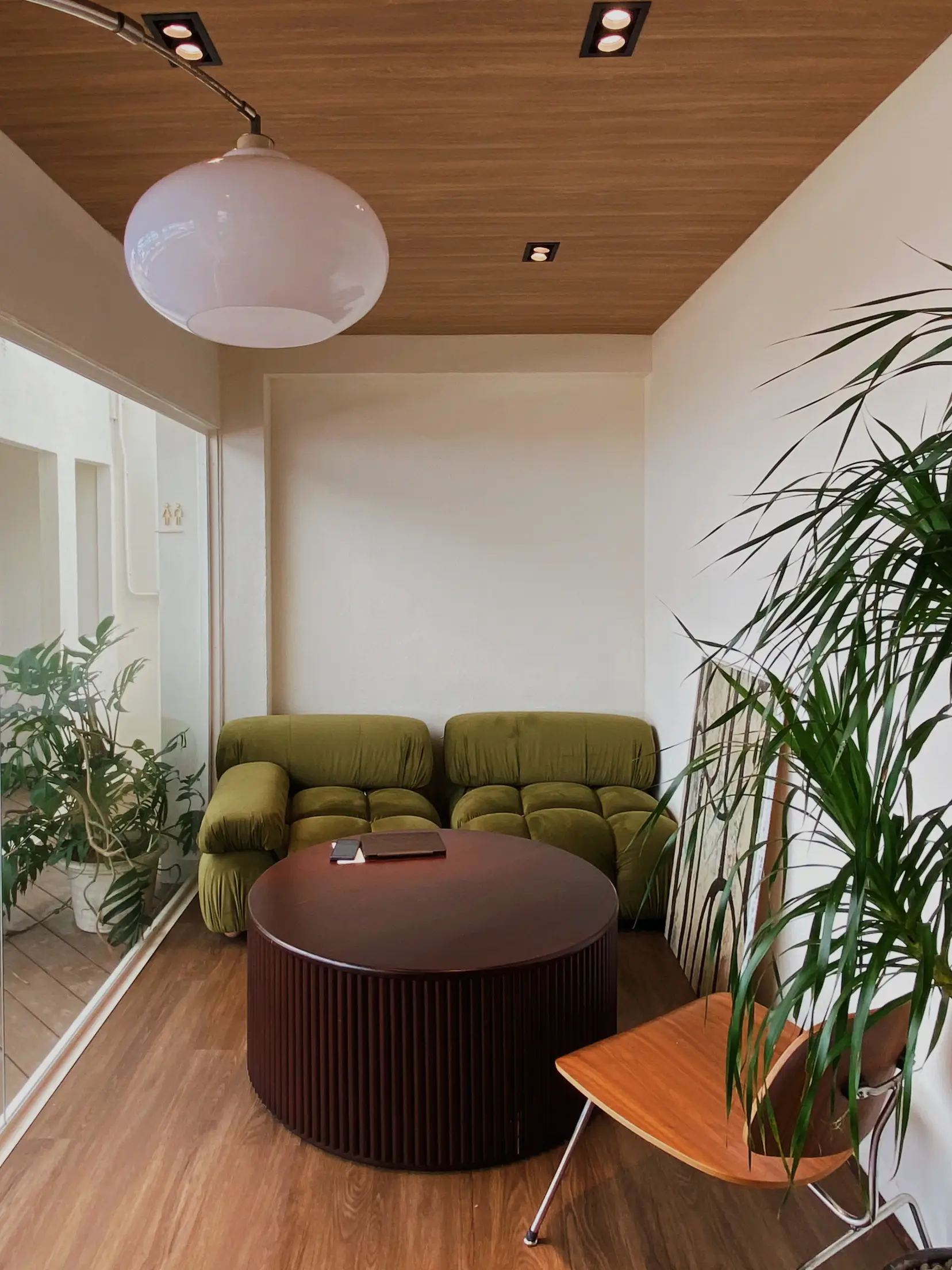 คาเฟ่เปิดใหม่ล่าสุดมุมถ่ายรูปติดทะเล 🌴🌊💖 | แกลเลอรีที่โพสต์โดย Nivarin ...