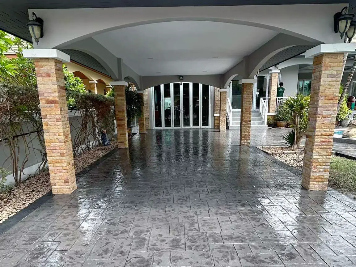 Stamp Concrete with Pool Villa Style | แกลเลอรีที่โพสต์โดย Nidd&Home ...