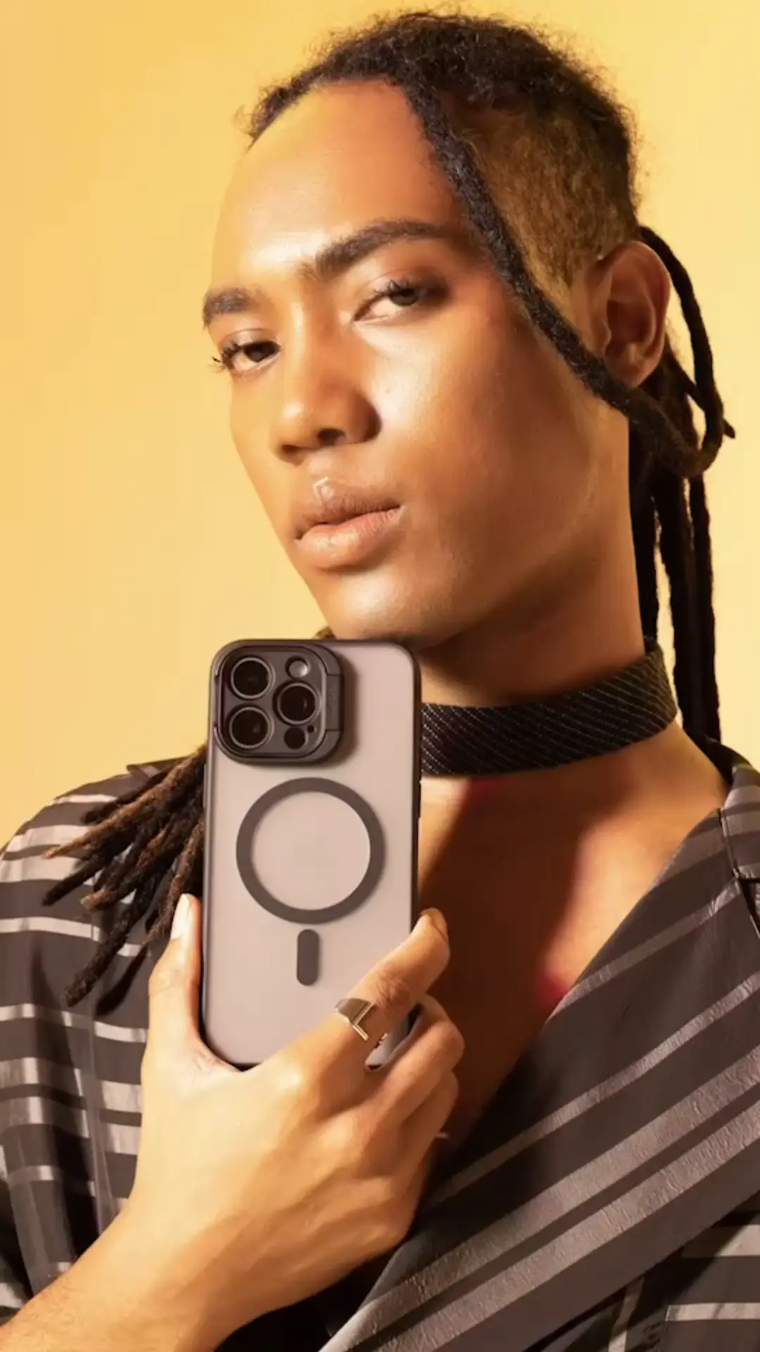 😍 เคสไอโฟน 15 มาพร้อมที่ตั้งจอในตัว | วิดีโอที่เผยแพร่โดย Case Pro | Lemon8