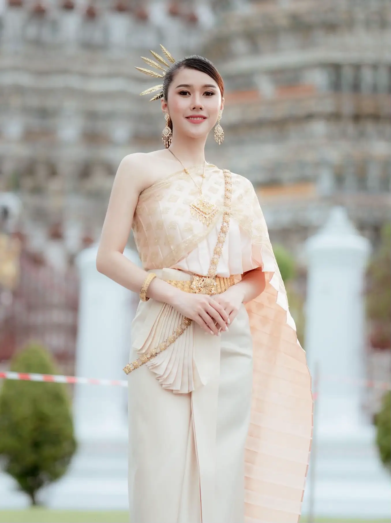 ถ่ายแบบชุดไทย | แกลเลอรีที่โพสต์โดย POPPÝ CHICHAYA | Lemon8