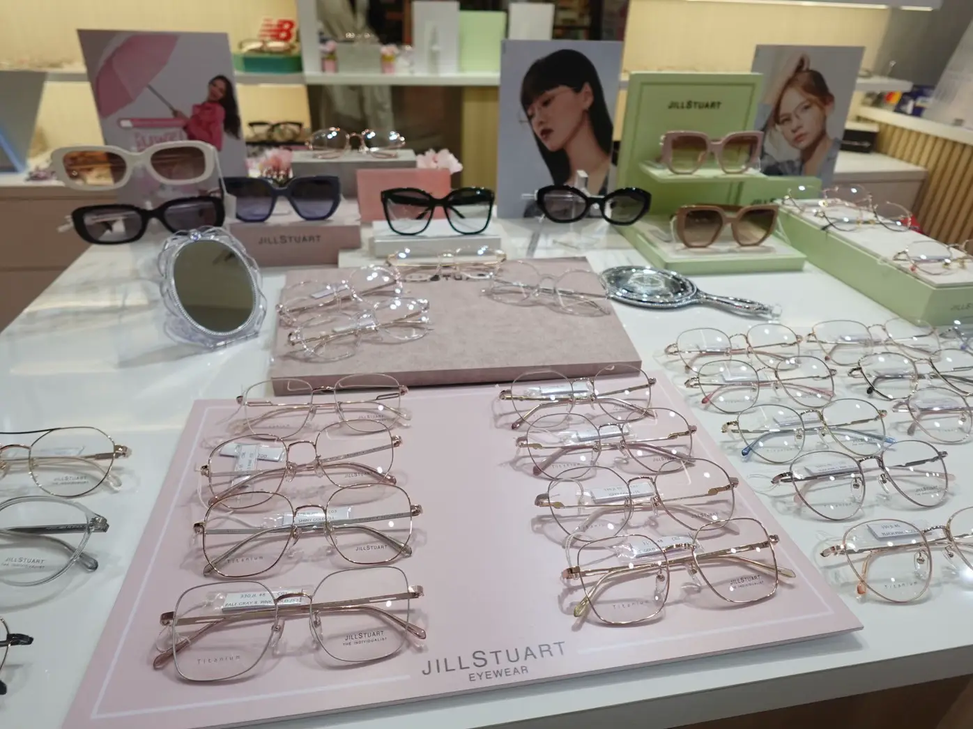รีวิว แว่นตาลูกรักจาก Jill Stuart Eyewear💗🥰 | แกลเลอรีที่โพสต์โดย Sistangkwa | Lemon8