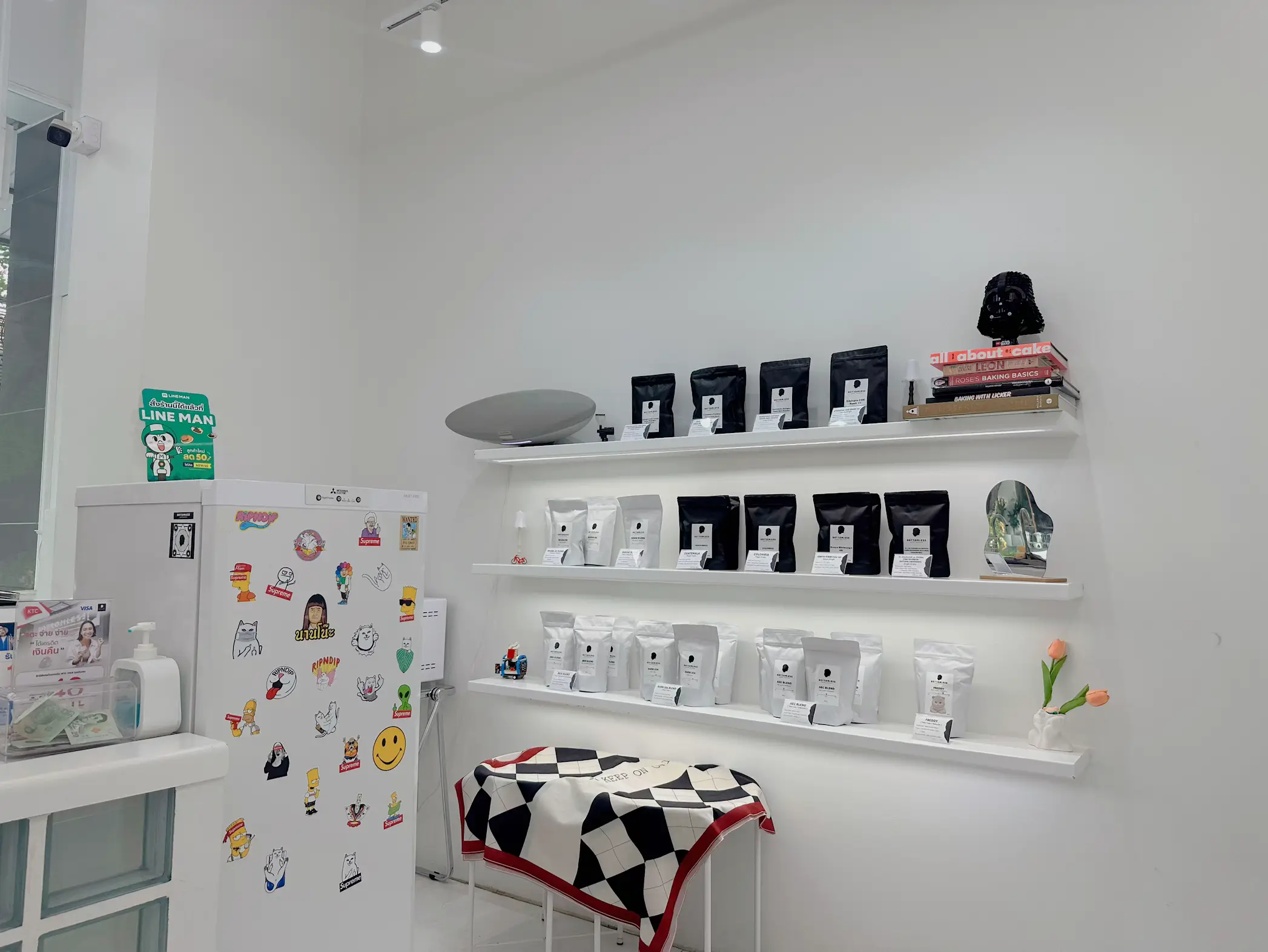 📍bottomless at Thong Lor,สุขุมวิท55 | แกลเลอรีที่โพสต์โดย Achiプロイ | Lemon8