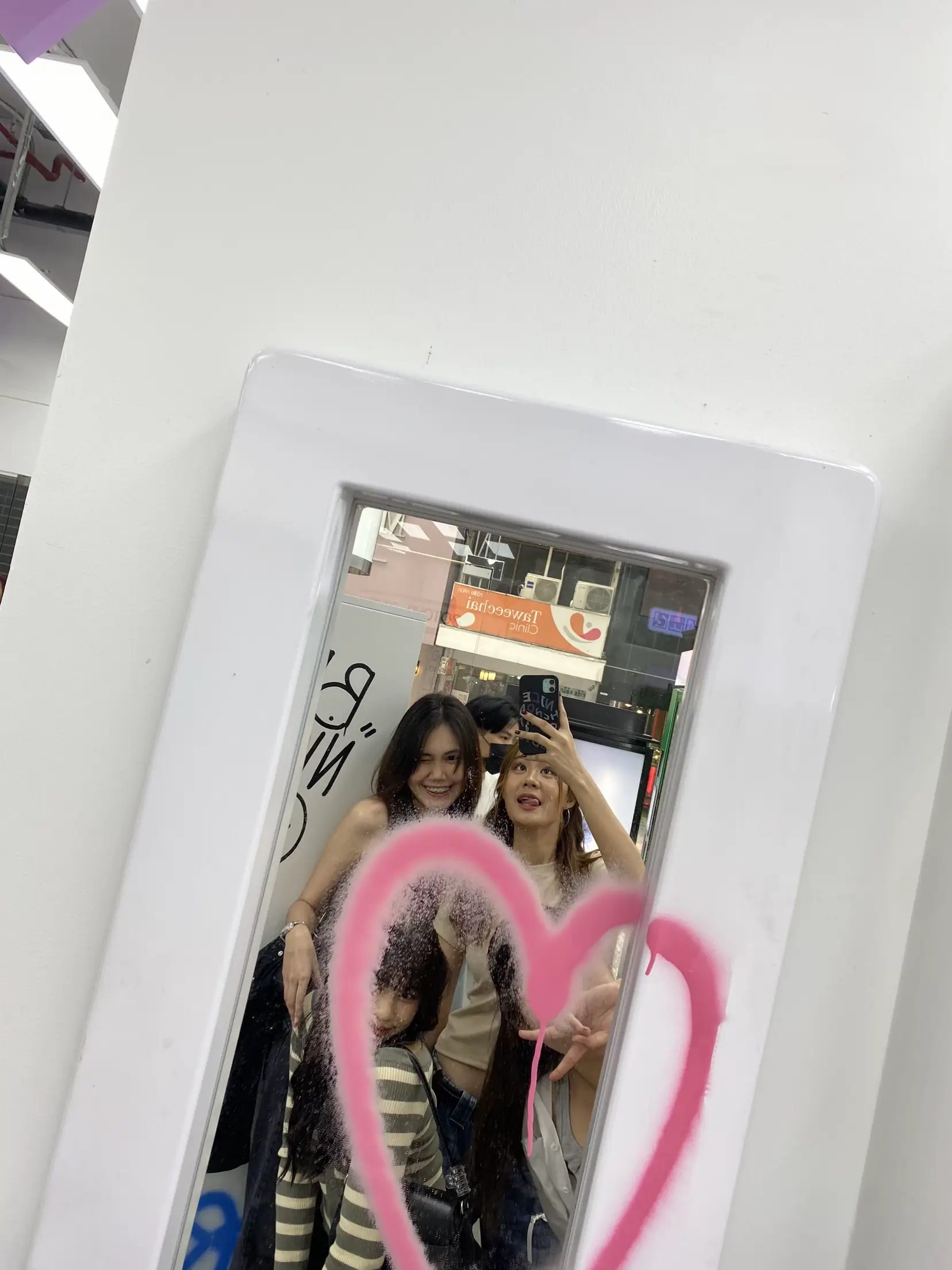 PHOTO BOOTH แบบ y2k | แกลเลอรีที่โพสต์โดย Pspyxx | Lemon8