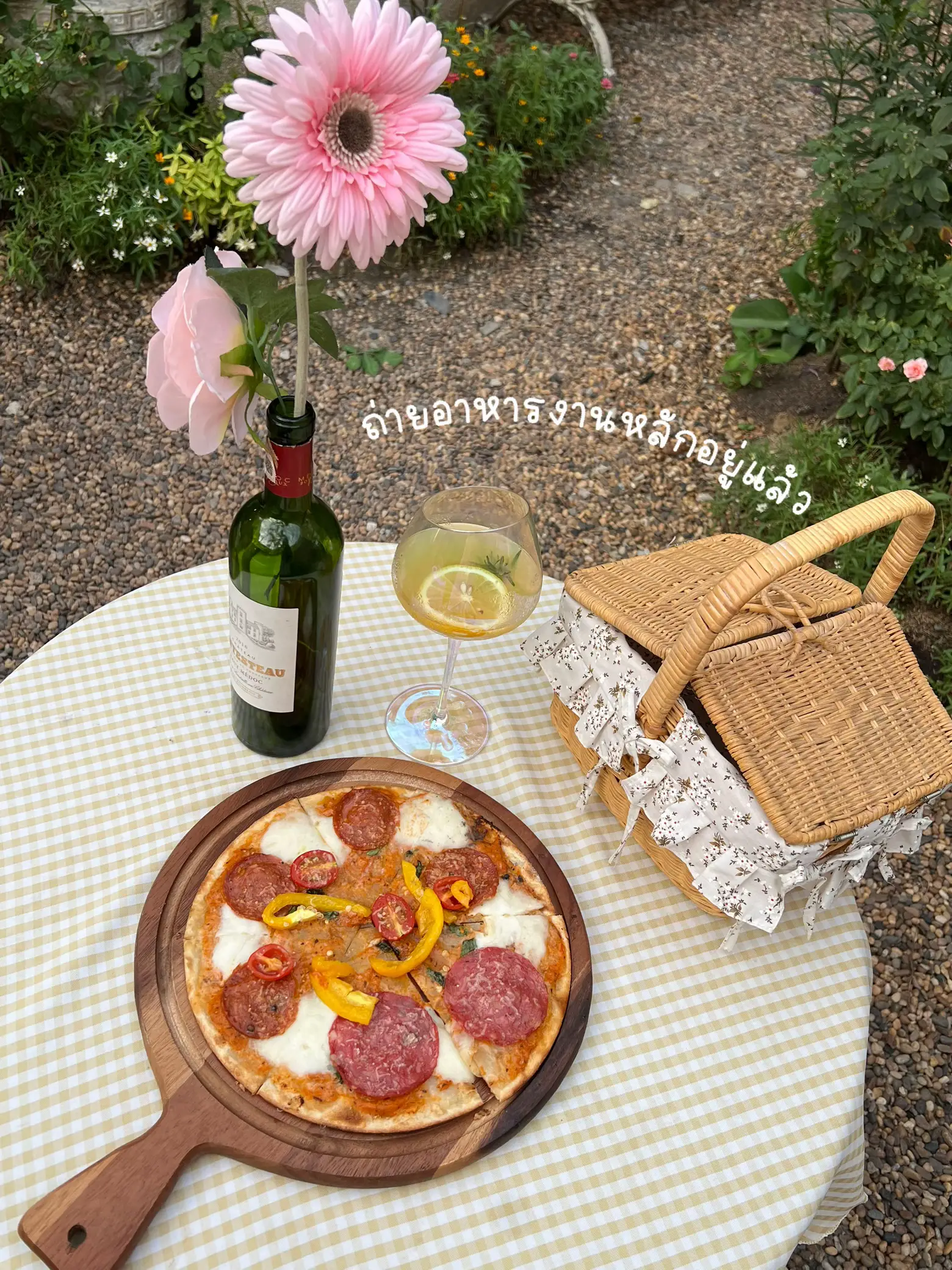 รวมมุมถ่ายรูปจากคาเฟ่ FO SHO BRO | แกลเลอรีที่โพสต์โดย Panadda_pf | Lemon8