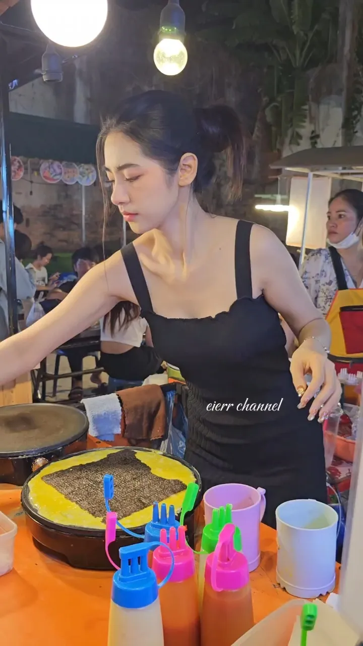 Nong Fai Khai Wrapped in Rice - น้องฝ้ายไข่ห่อข้าว | วิดีโอที่เผยแพร่โดย Eierr | Lemon8