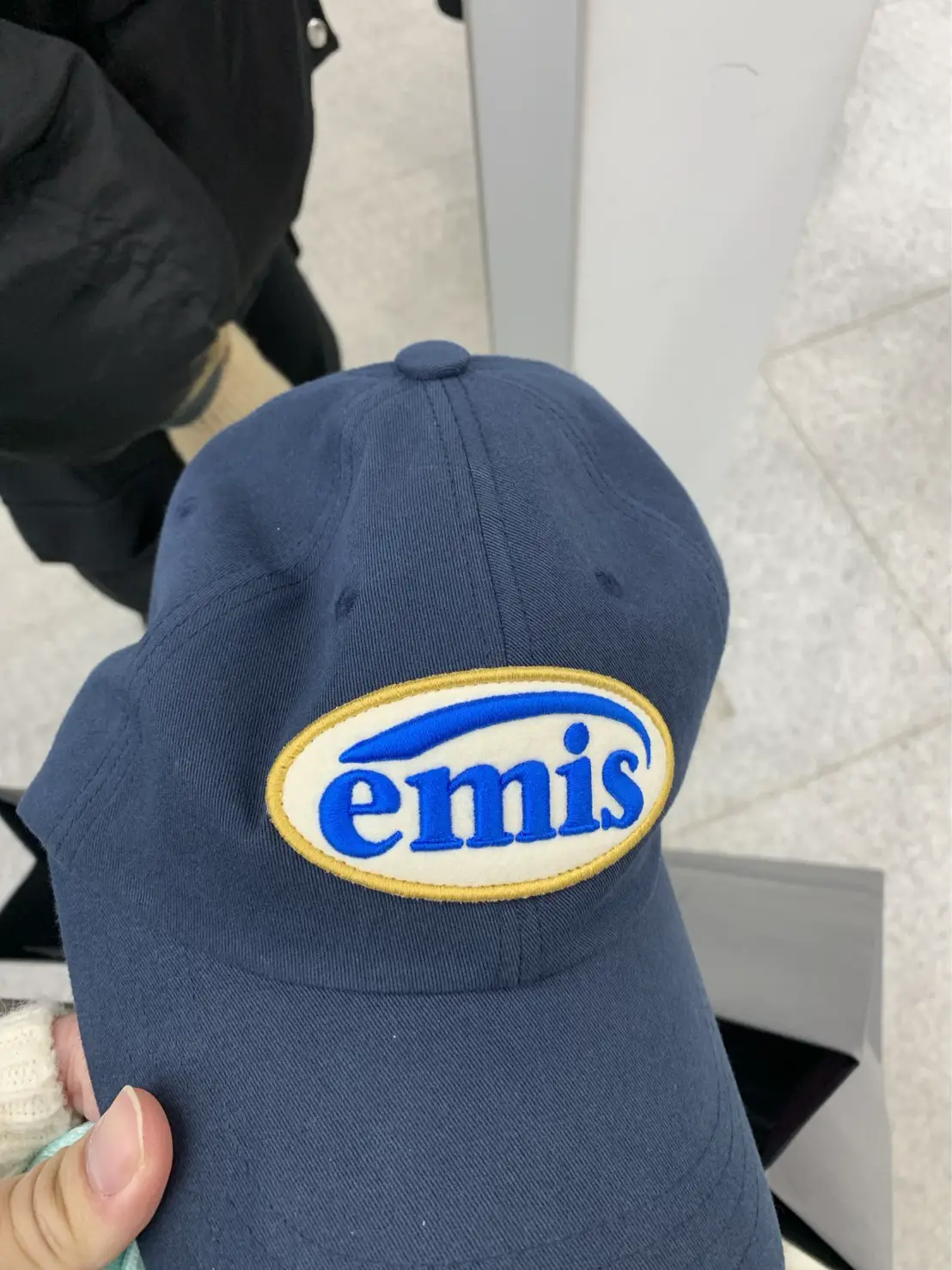 Emis สาขาใหม่ คนล้นร้านมากๆ | แกลเลอรีที่โพสต์โดย James 健思 | Lemon8