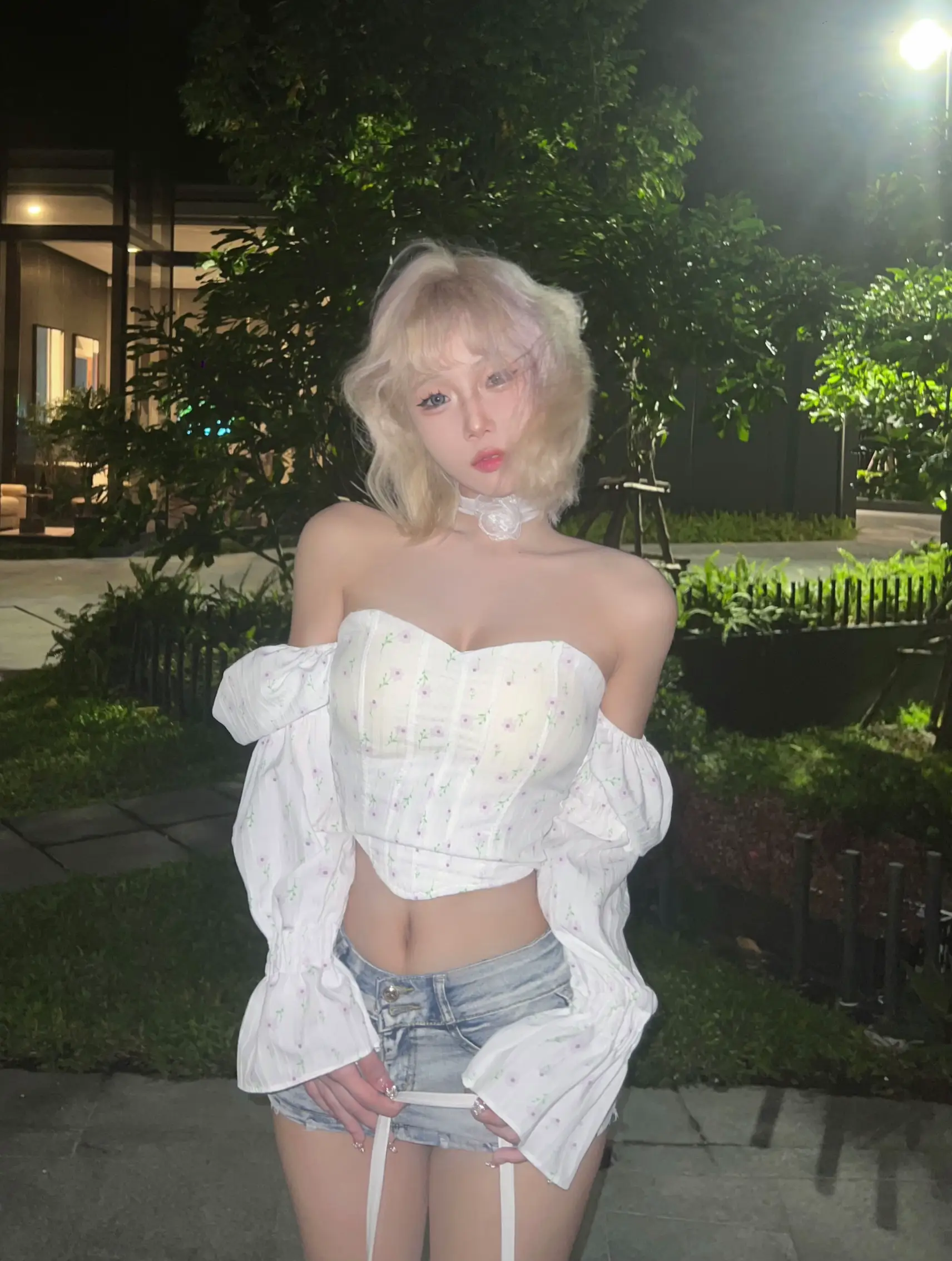 OOTD เปิดแฟลชถ่ายรูปกลางคืน! | แกลเลอรีที่โพสต์โดย fenfen_芬芬 | Lemon8