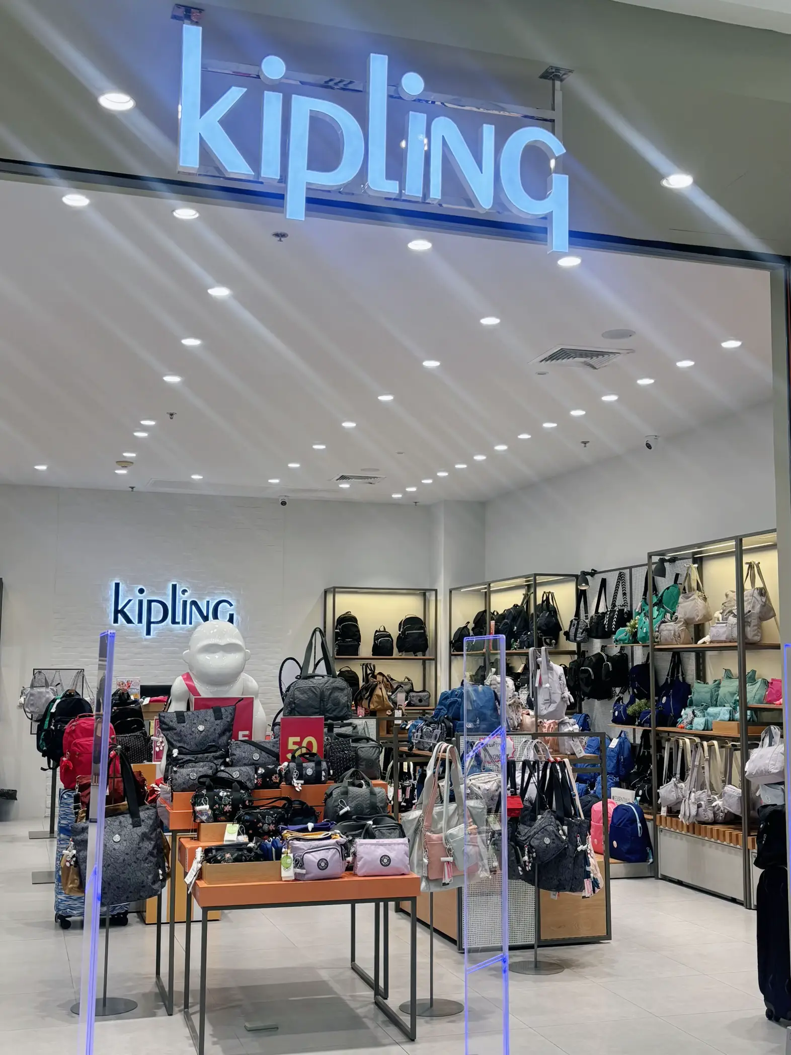 Kipling Mid Year Sale 🛍️ ลดสูงสุด 50% | แกลเลอรีที่โพสต์โดย ชมพูพาพาย ...