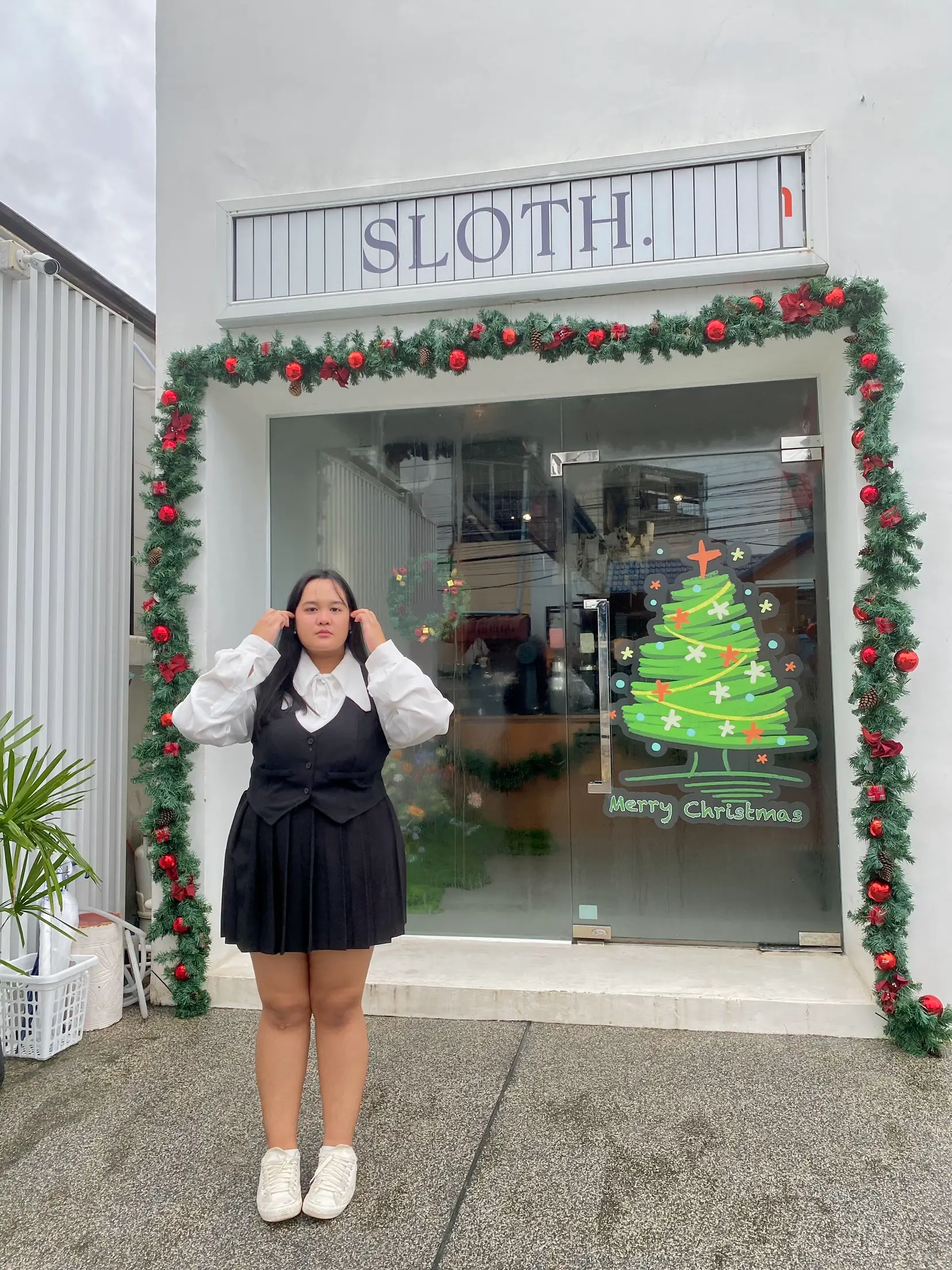 Sloth cafe 🦥 | คาเฟ่ธีมคริสต์มาสสุราษฎร์ธานี🎄 | แกลเลอรีที่โพสต์โดย ᴘᴇʀʟᴀ ④ ϟ ⑦ | Lemon8