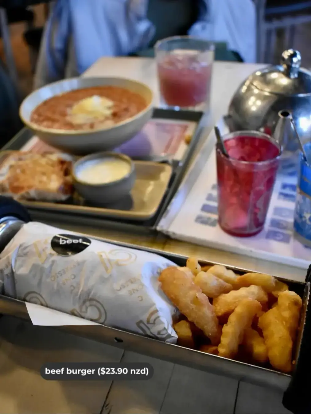 this cáfe serves their food via PNEUMATIC TUBES- 🤯 | Gallery posted by ...