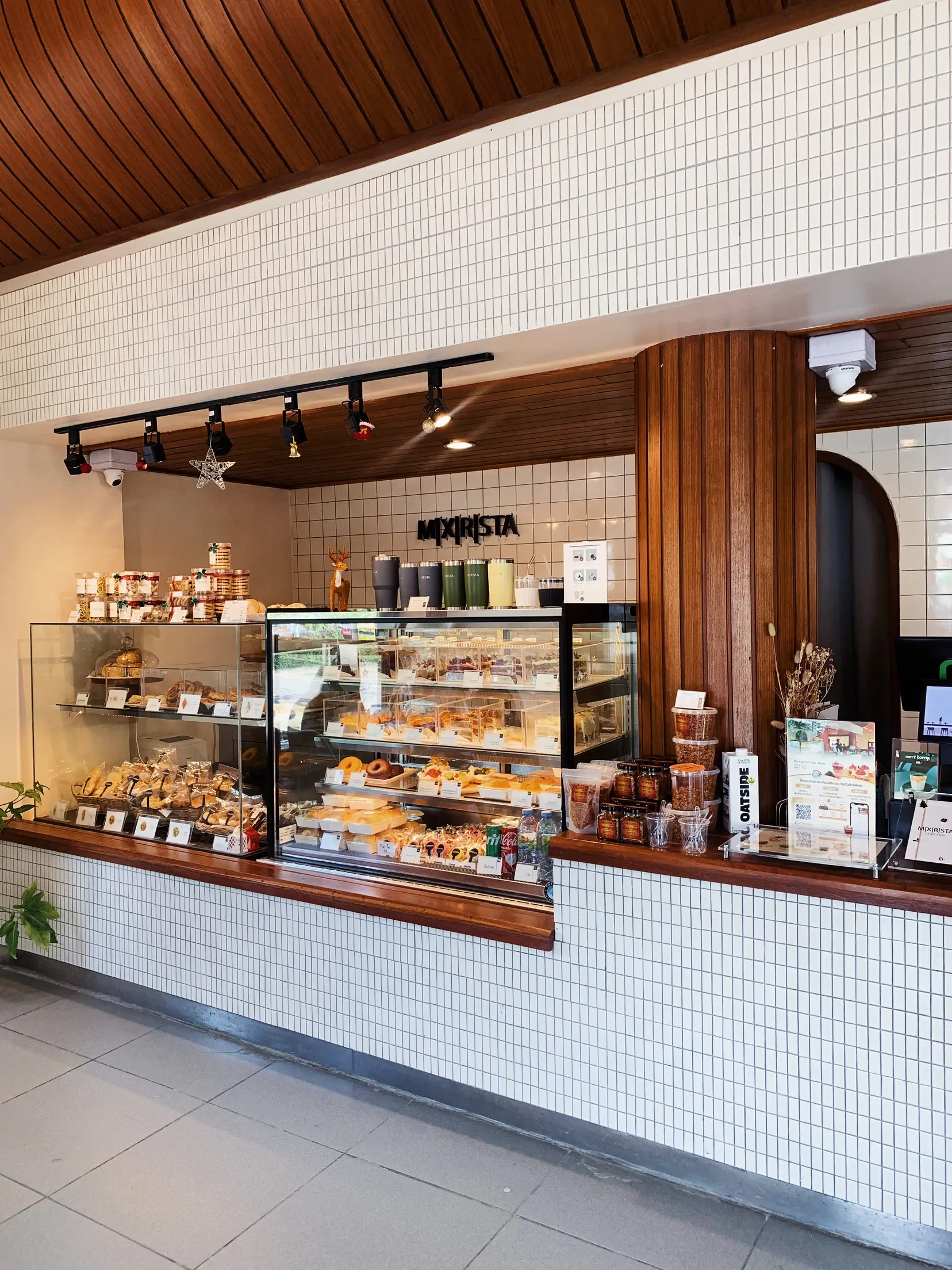 คาเฟ่ลำปาง | MIXIRISTA | แกลเลอรีที่โพสต์โดย minee.mn | Lemon8