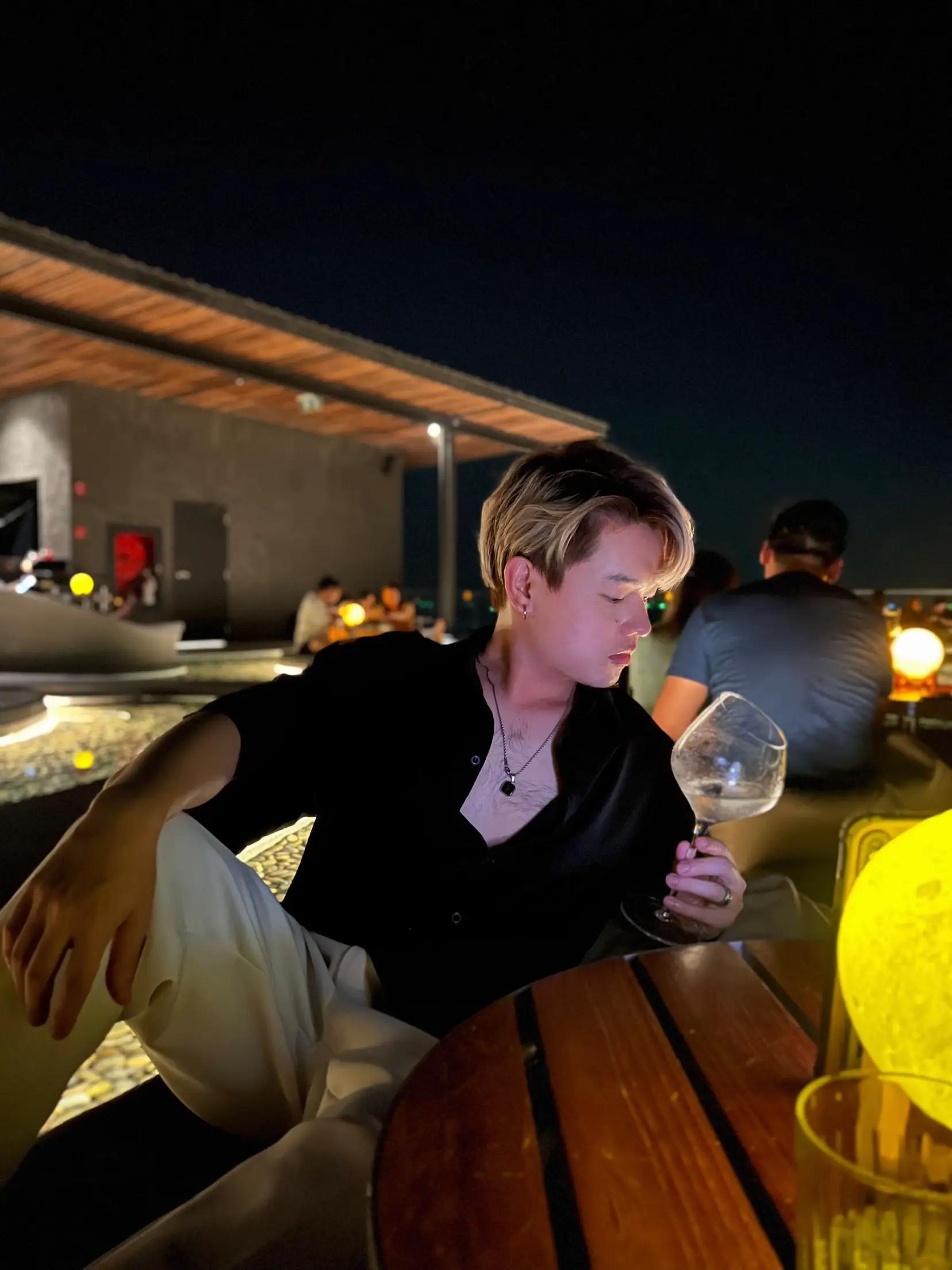 Over the moon sky lounge | Rooftop bar ที่ต้องไปโดน 💥 | แกลเลอรีที่ ...
